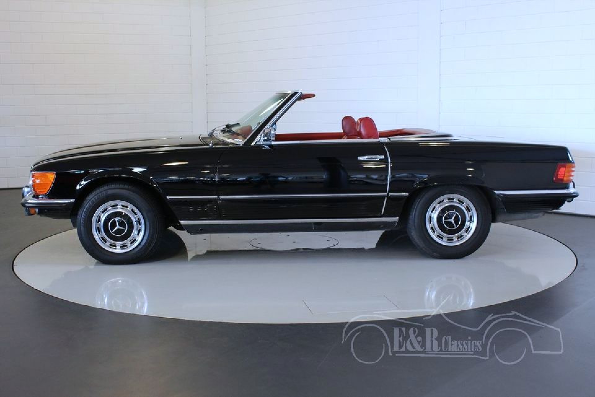 Mercedes-Benz 350 SL 1972 for sale at ERclassics