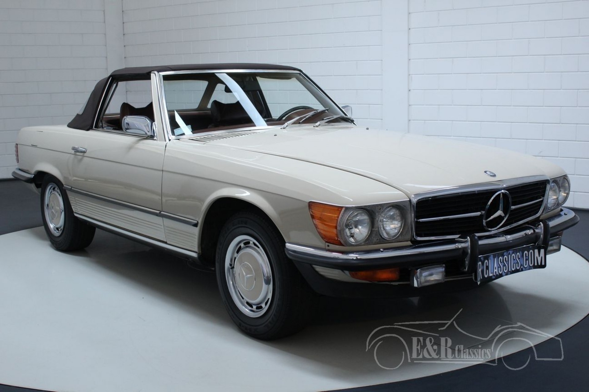 Mercedes-Benz 350SL 1972 V8 for sale at ERclassics