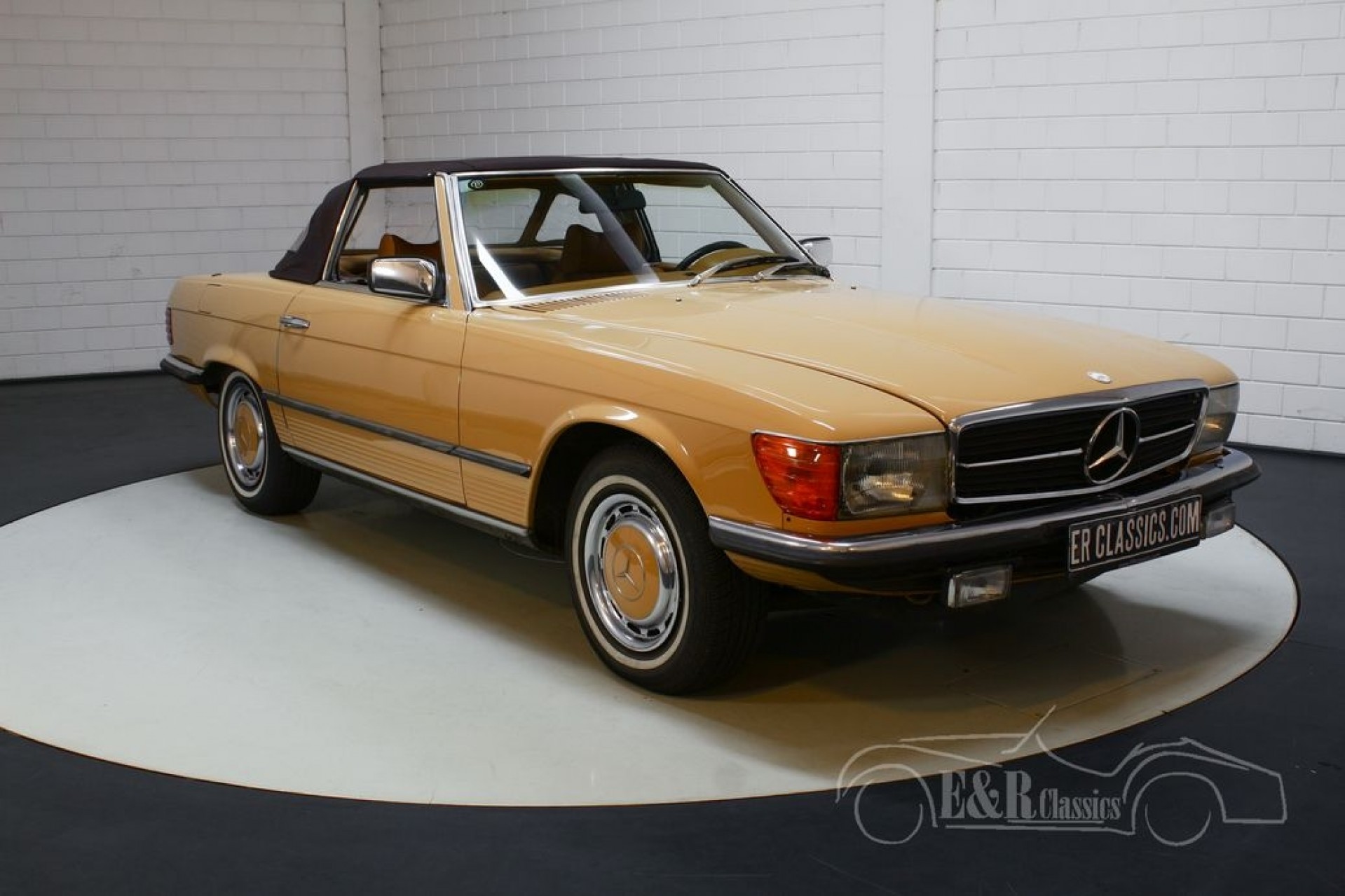 Mercedes Benz 450 SL for sale at ERclassics