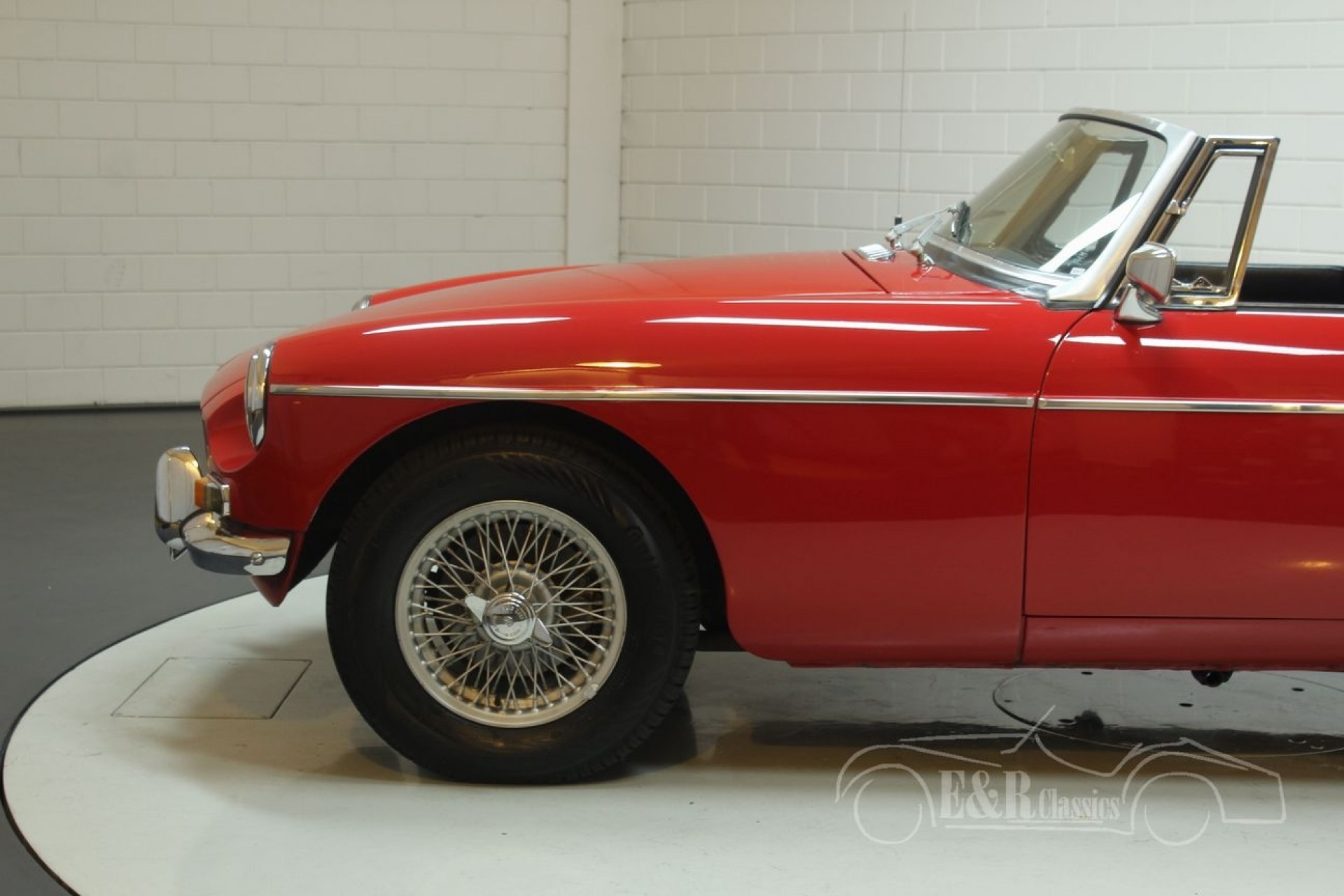 MG B cabriolet 1965 for sale at Erclassics