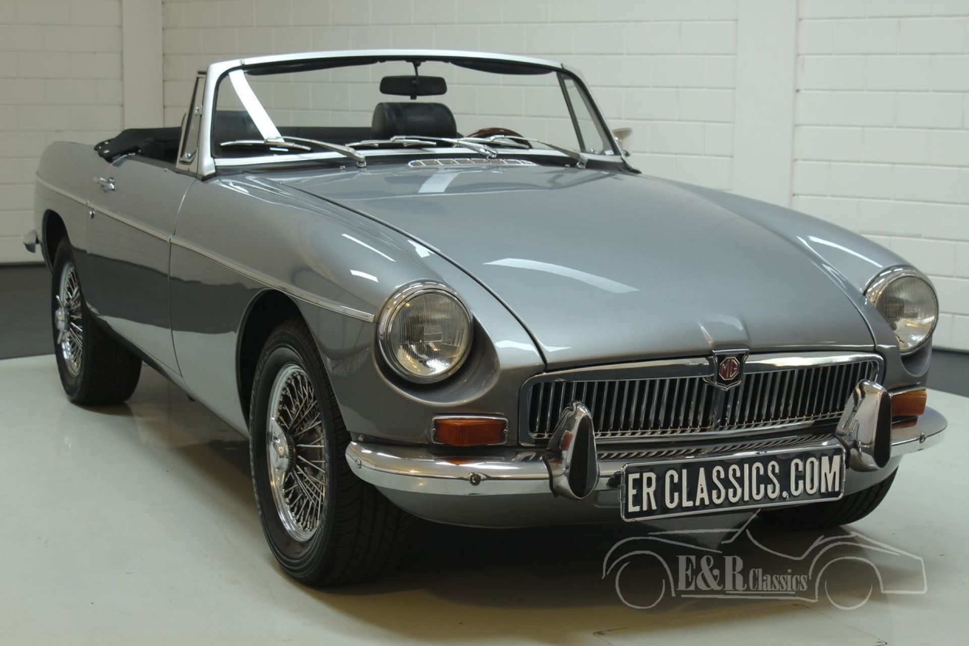MG B cabriolet 1970 for sale at Erclassics