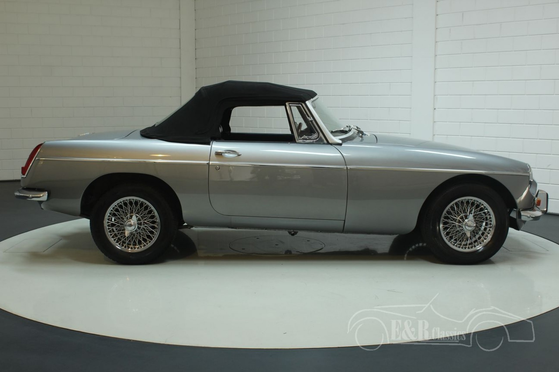 MG B cabriolet 1970 for sale at Erclassics