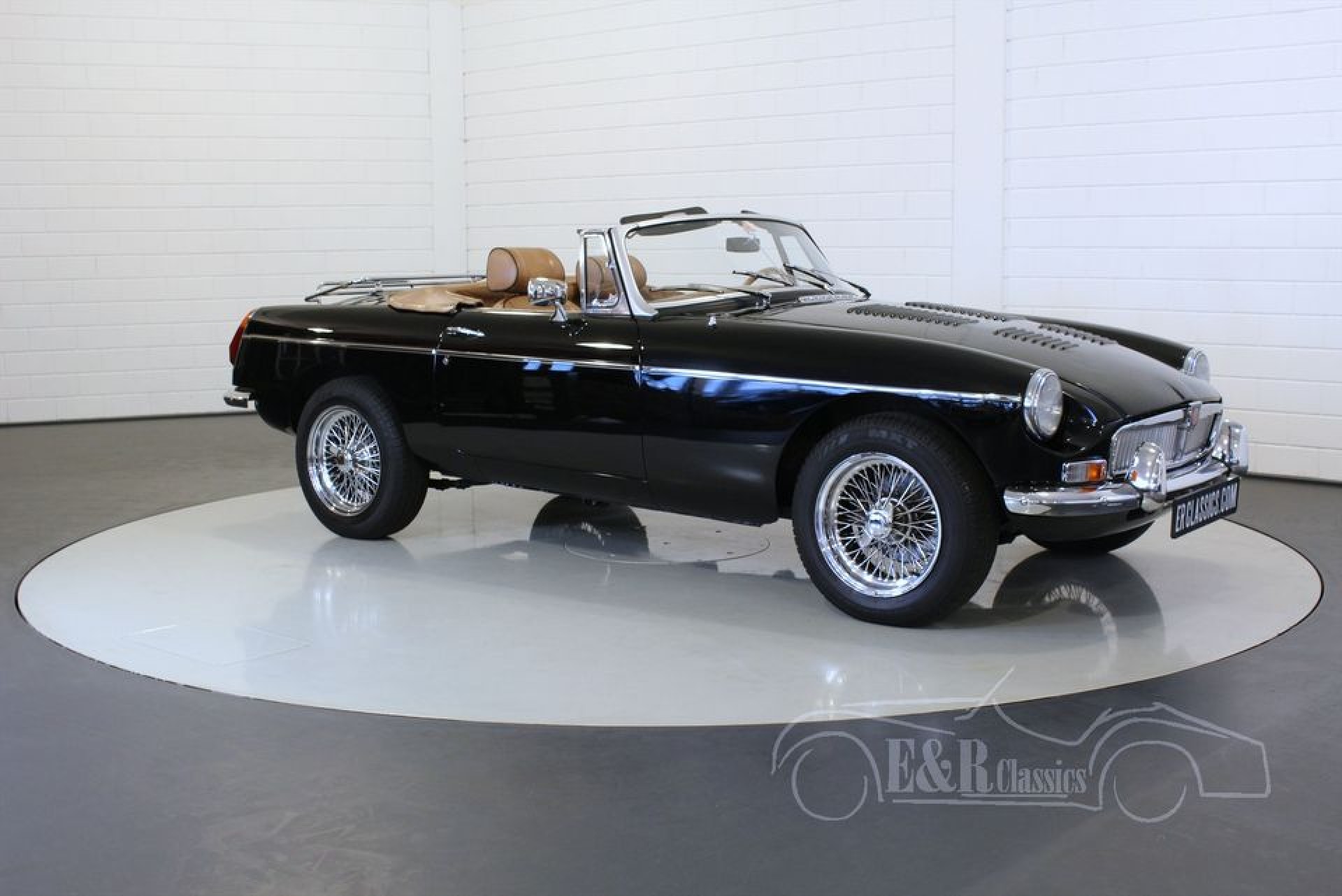 MGB V8 Cabriolet 1976 for sale at ERclassics