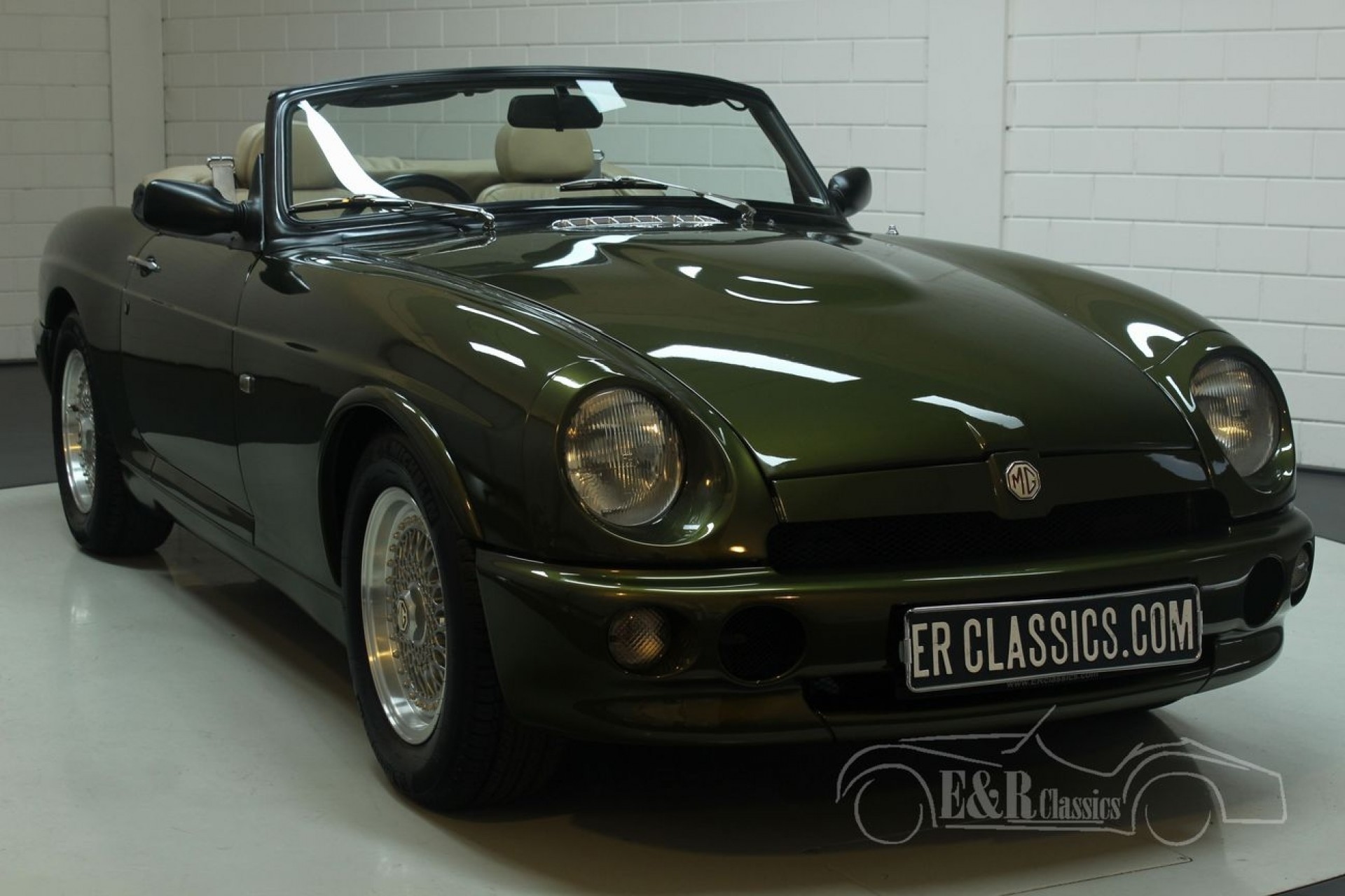 MG RV8 cabriolet 1994 for sale at Erclassics