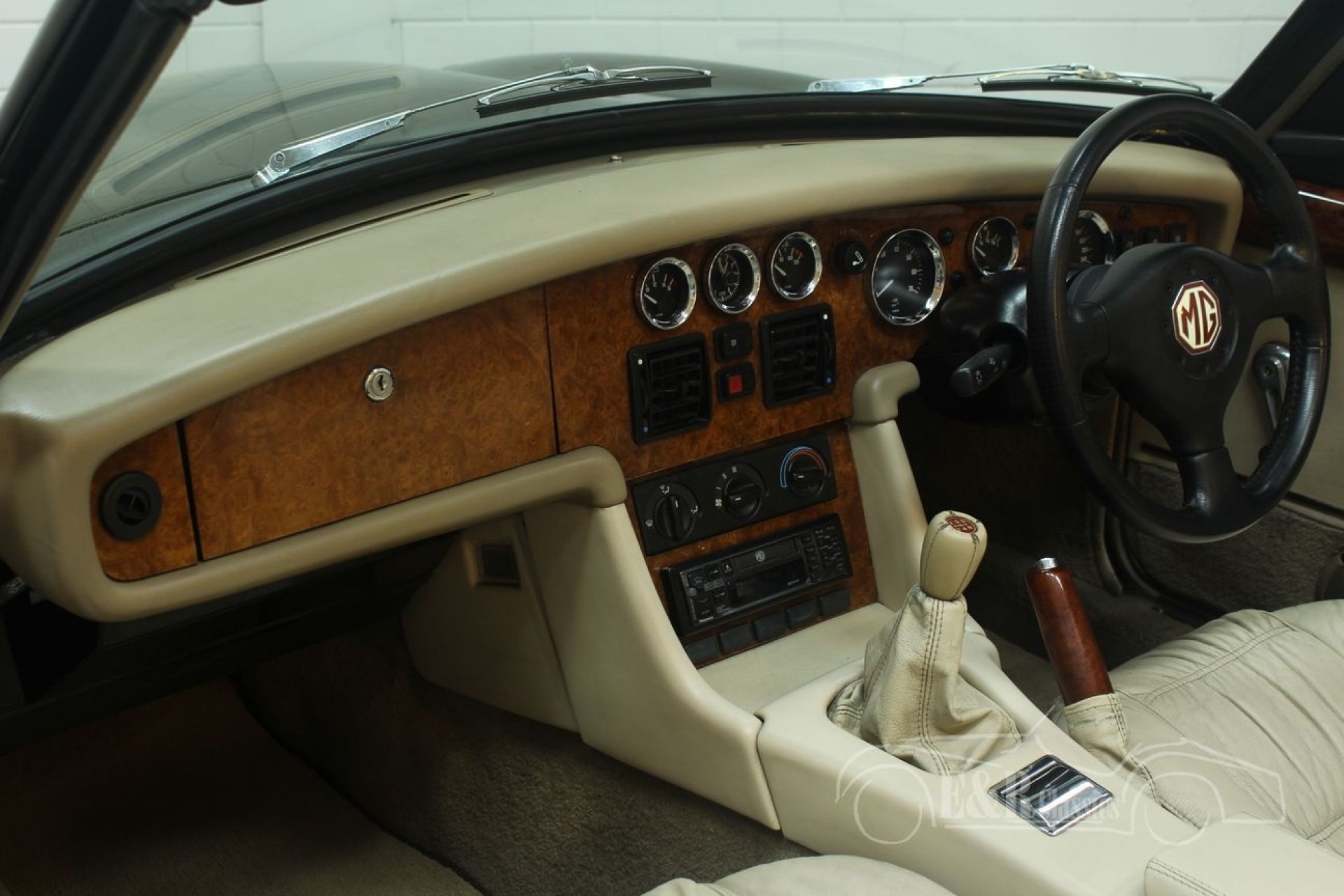 MG RV8 cabriolet 1994 for sale at Erclassics