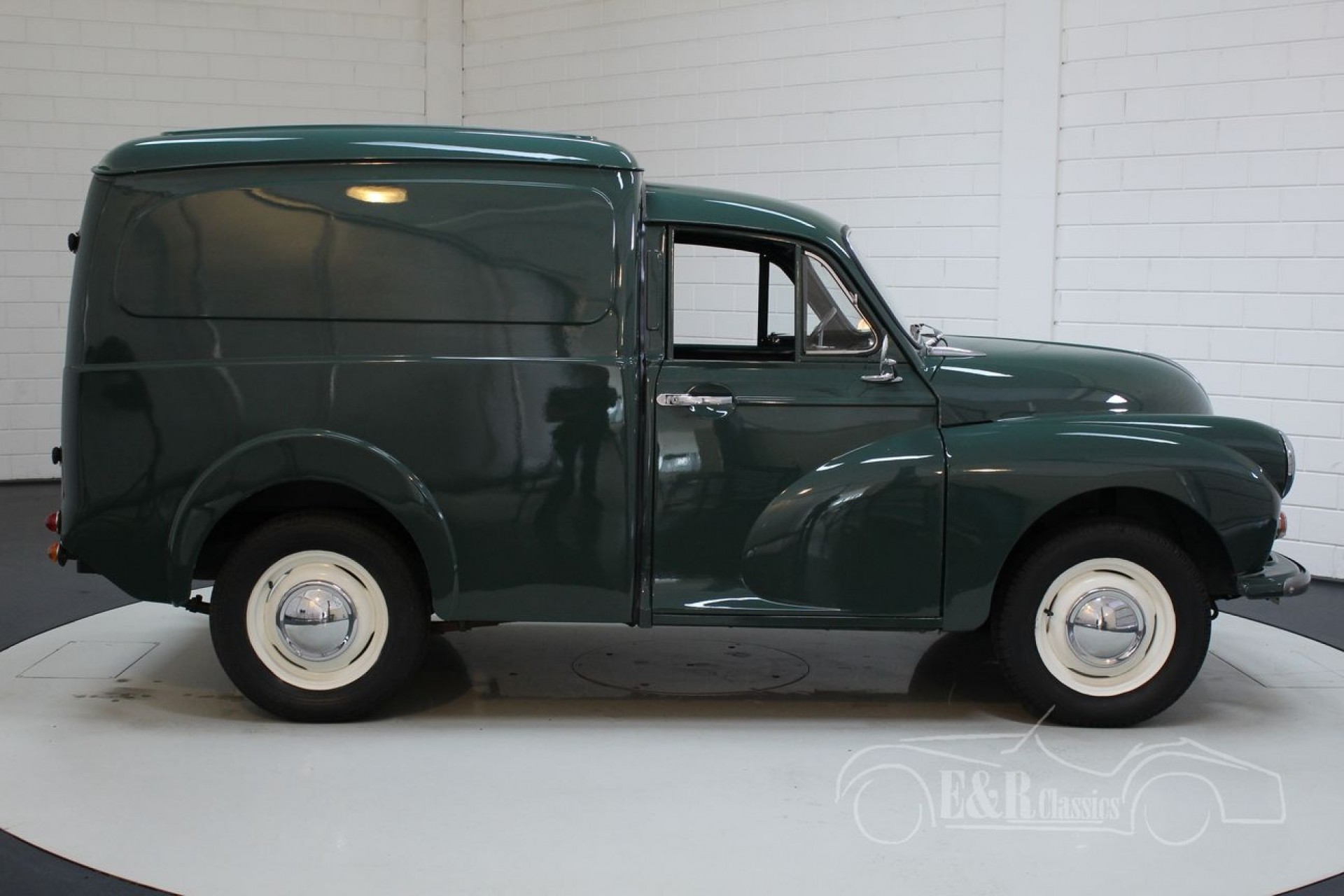 Morris Van 1960 in very beautiful condition for sale at ERclassics