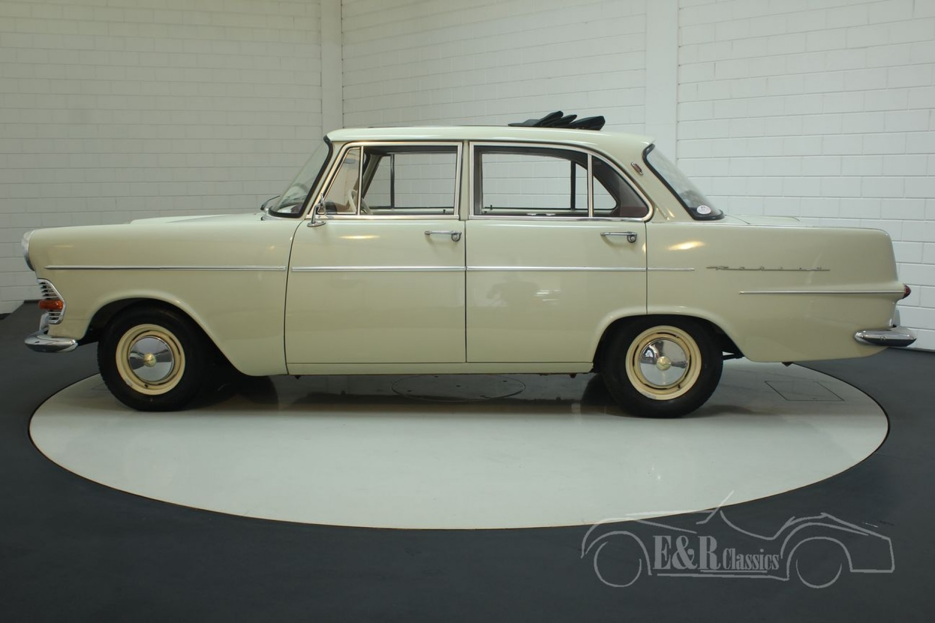 Opel Rekord Olympia P2 1700L 1961 for sale at Erclassics