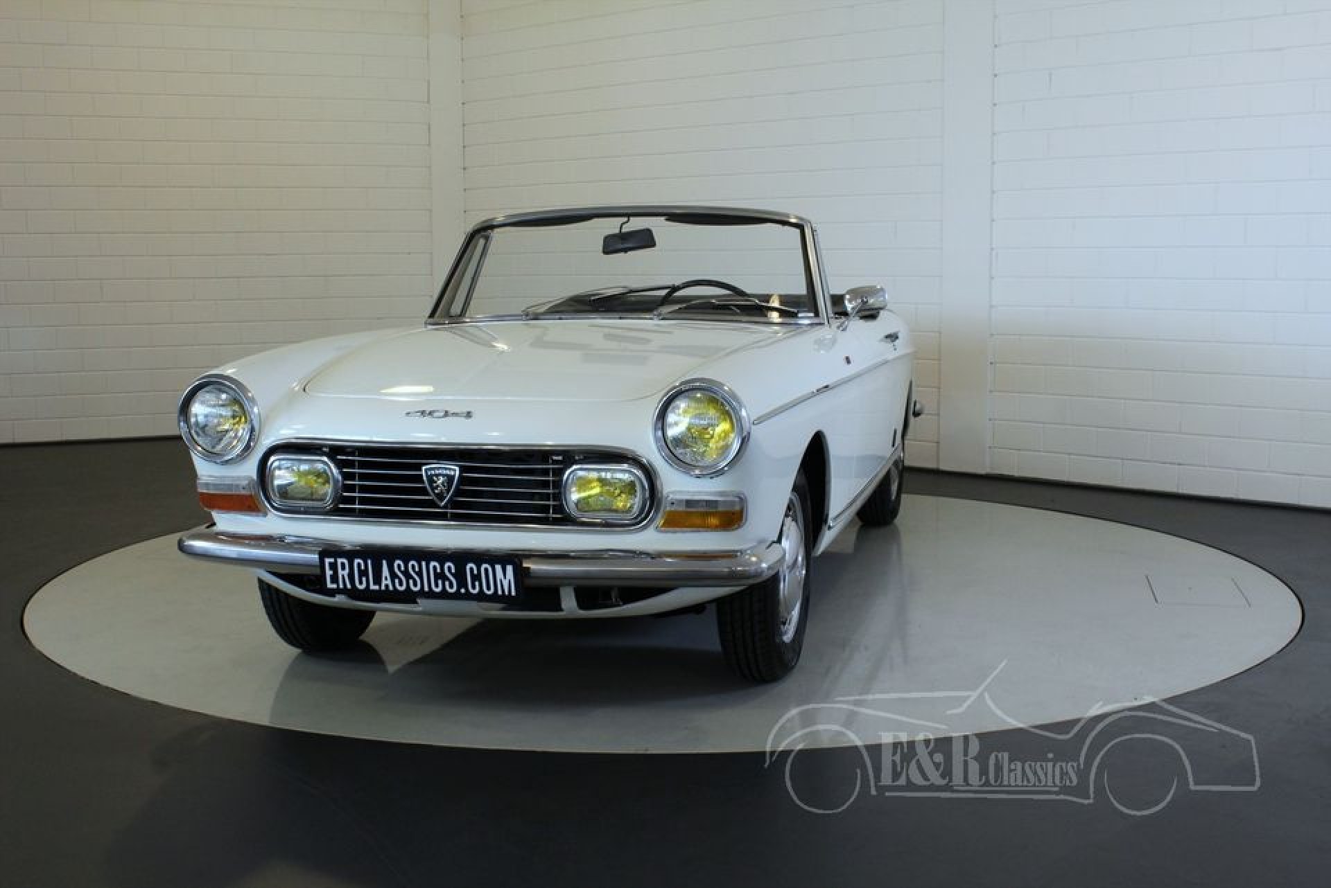 Peugeot 404 Cabriolet 1967 for sale at ERclassics