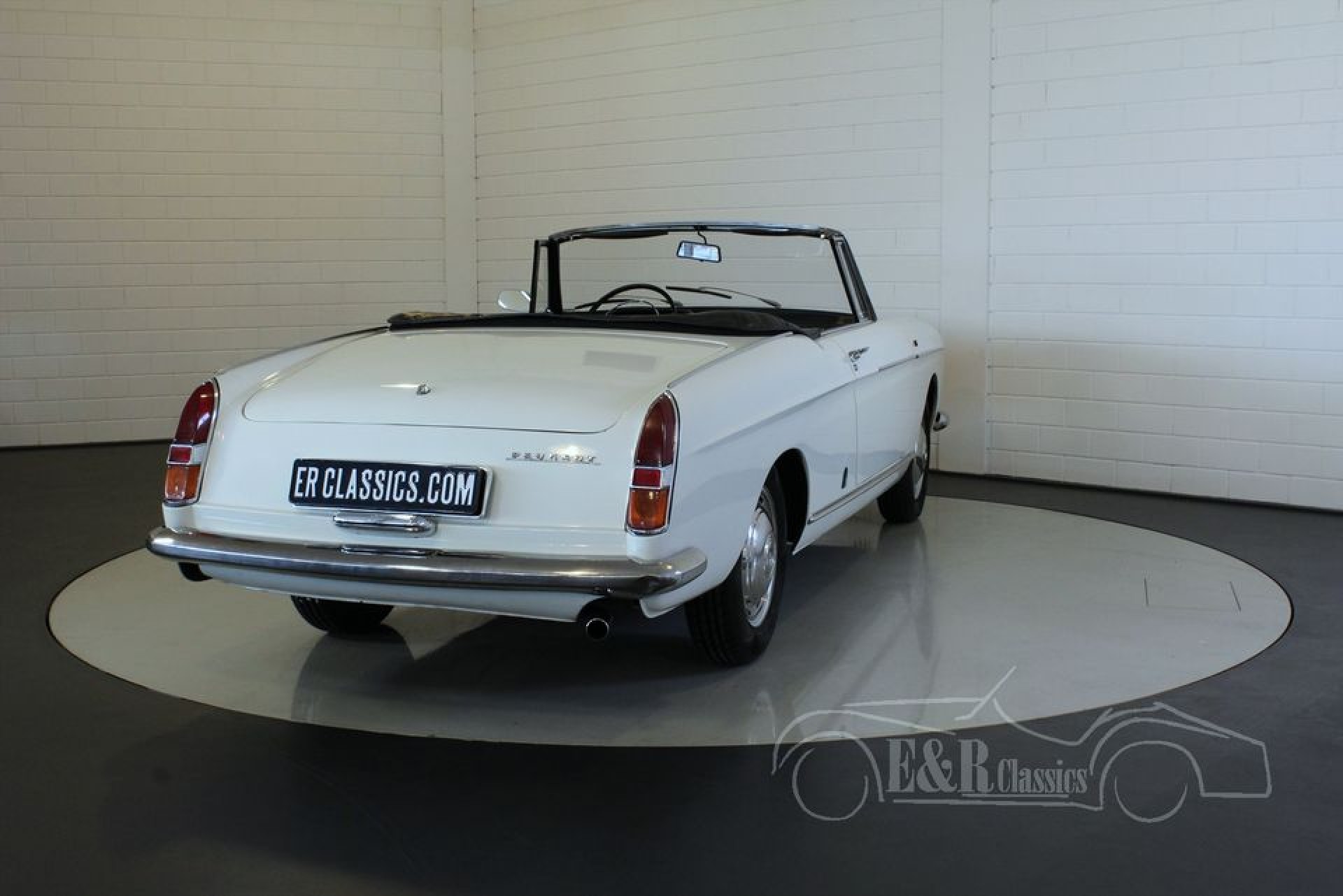 Peugeot 404 Cabriolet 1967 for sale at ERclassics