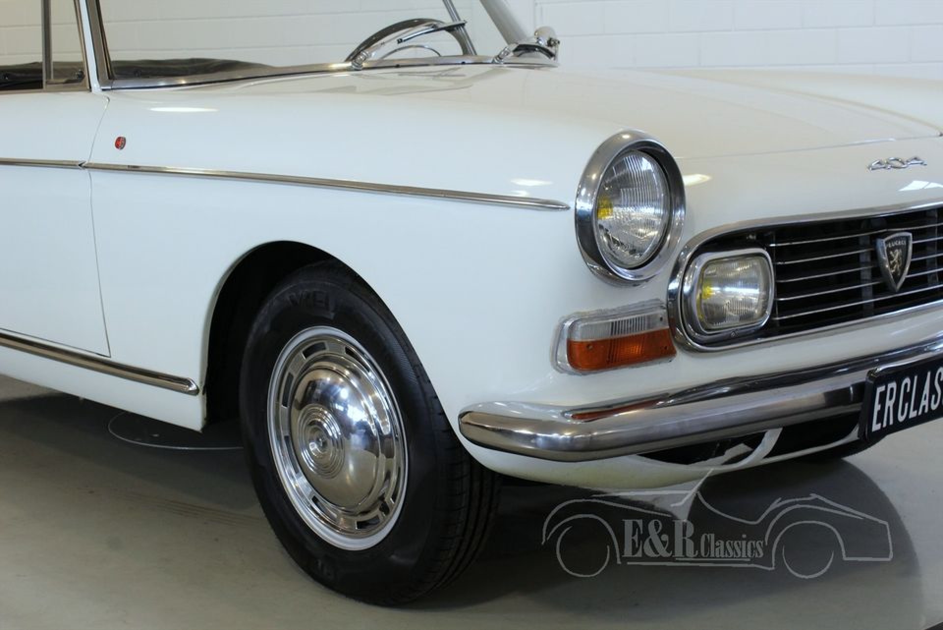 Peugeot 404 Cabriolet 1967 for sale at ERclassics