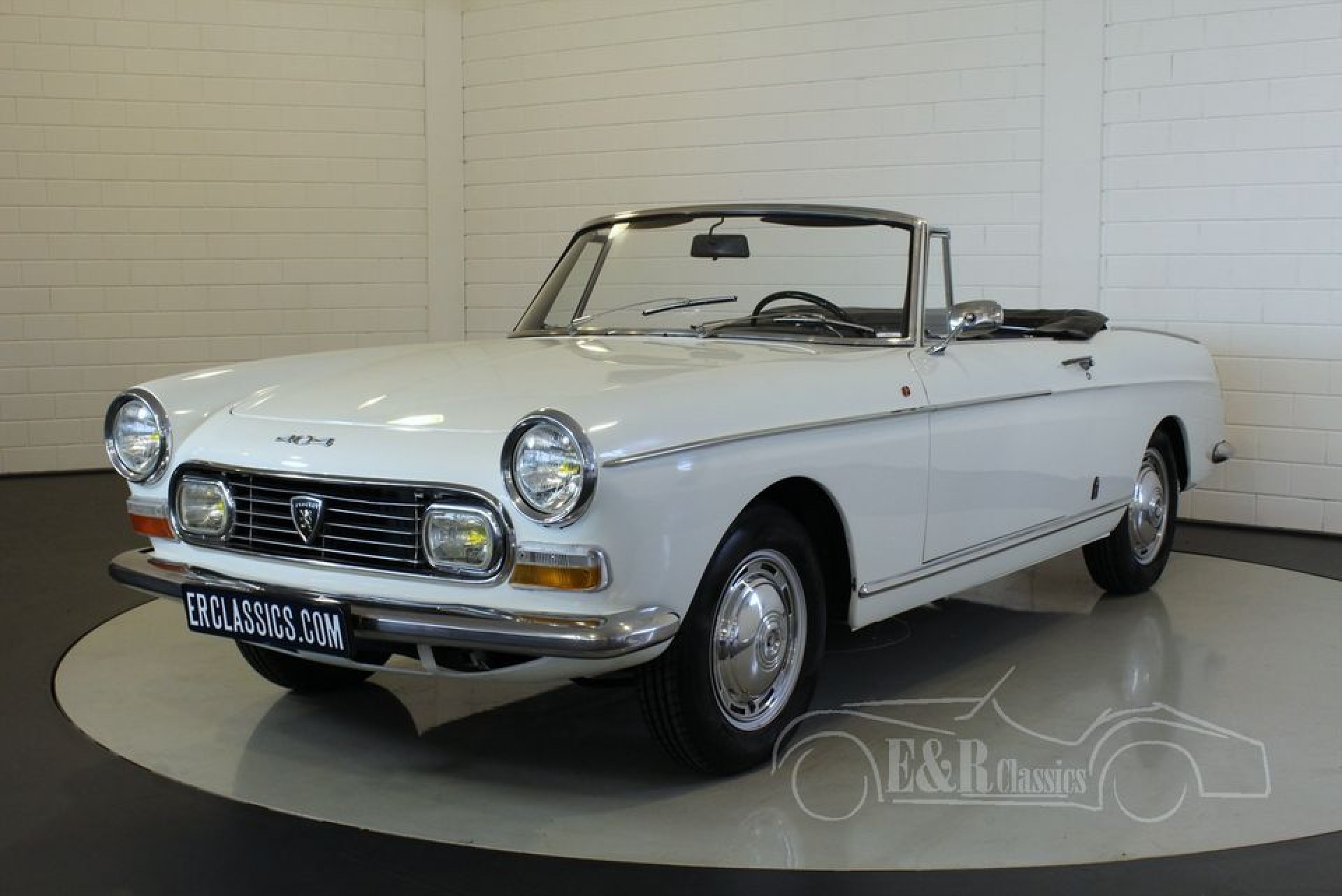 Peugeot 404 Cabriolet 1967 for sale at ERclassics