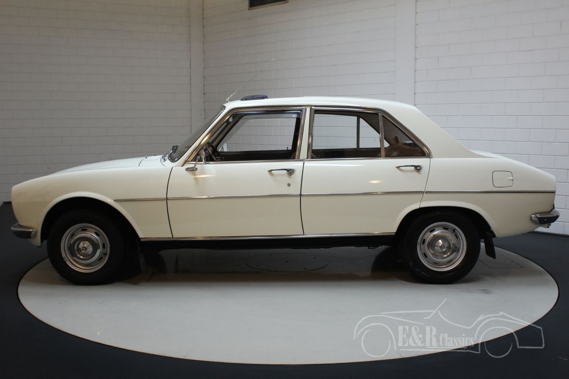 Peugeot 504 Sedan 1971 for sale at ERclassics