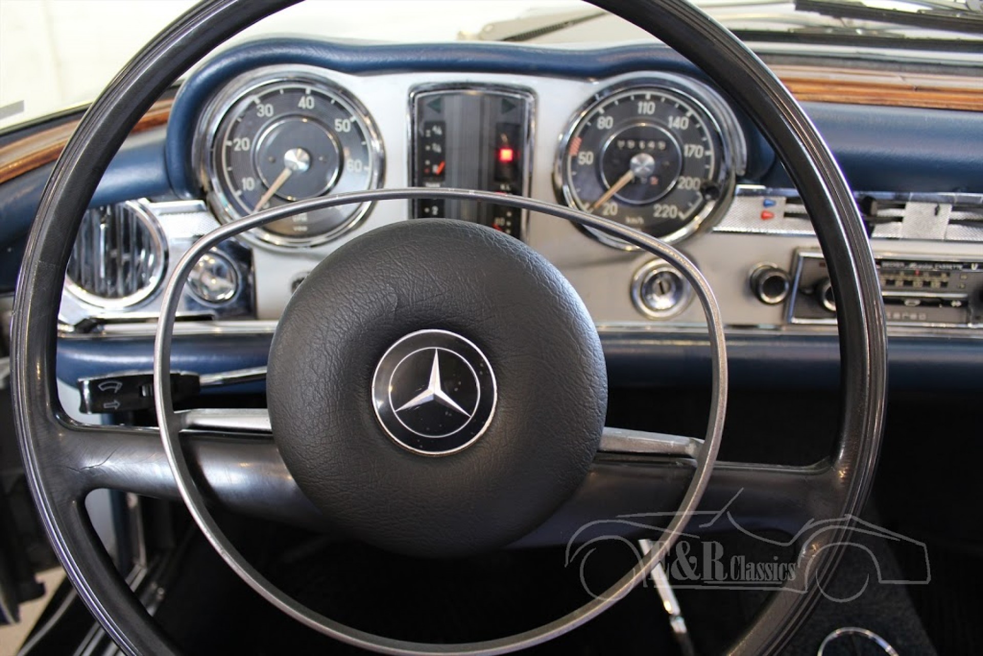 Mercedes Classic Cars | Mercedes vechi de vânzare la E & R Classic Cars!