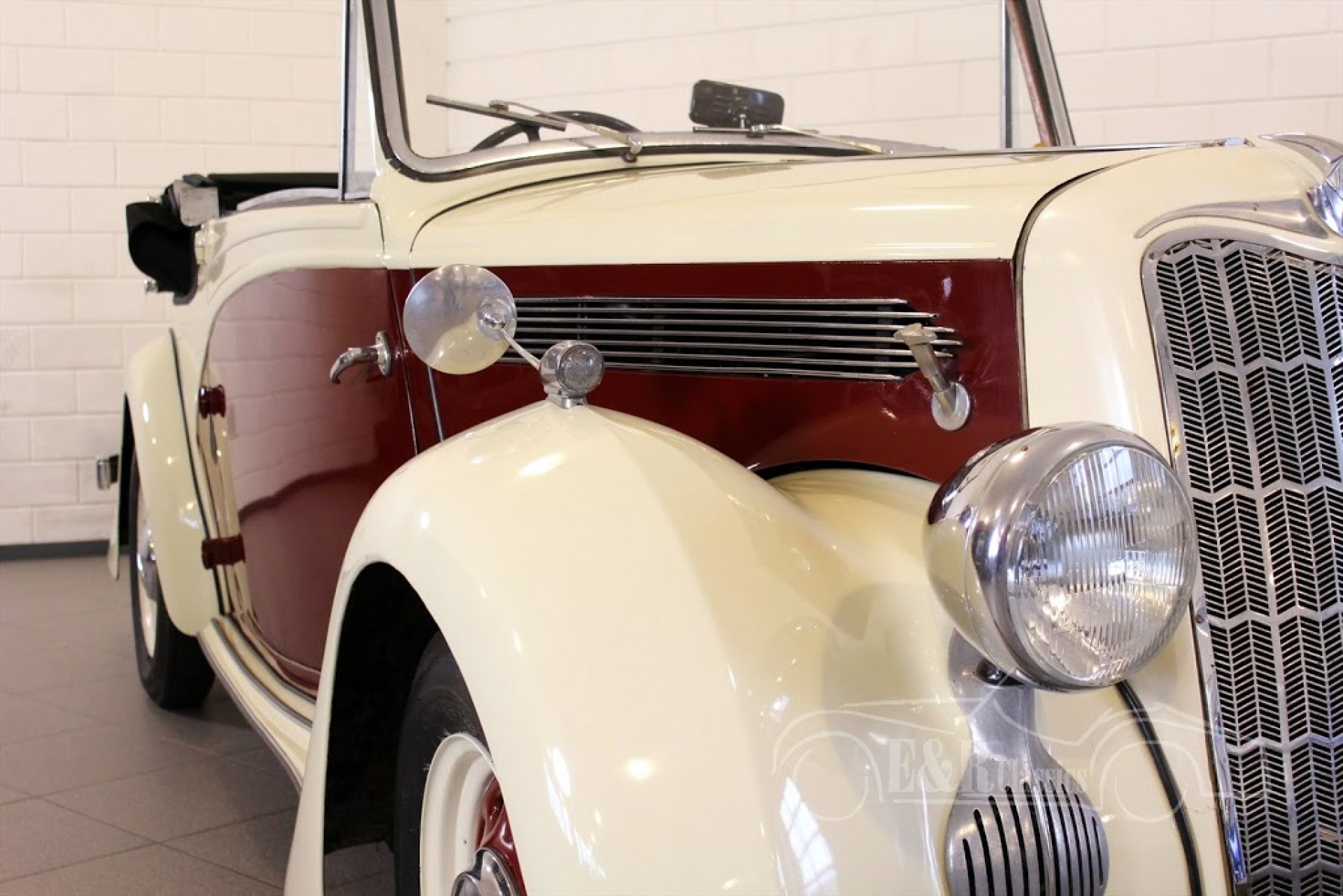 Singer Classic Cars | Singer oldtimers for sale at E & R Classic Cars!