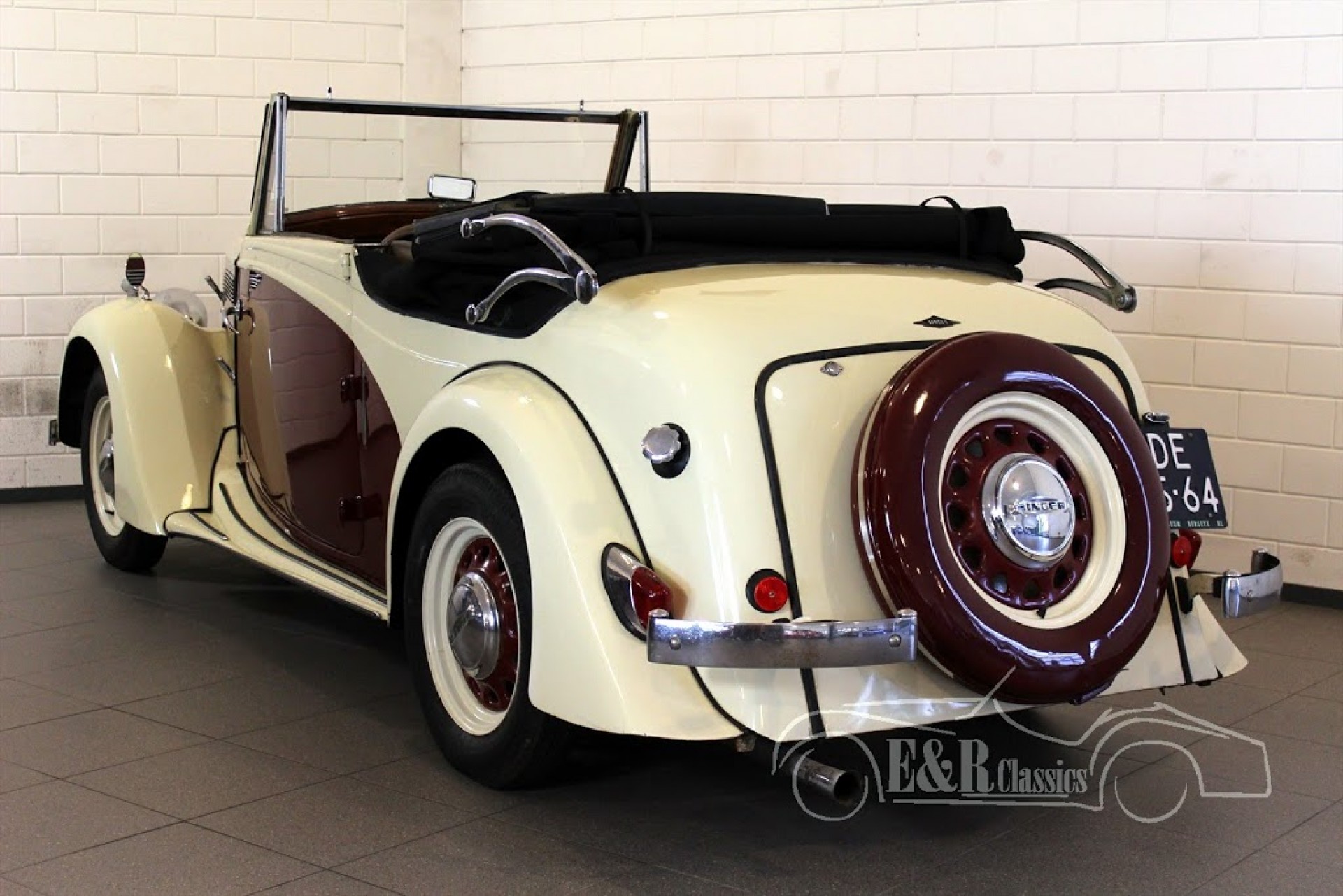 Singer Classic Cars | Singer oldtimers for sale at E & R Classic Cars!