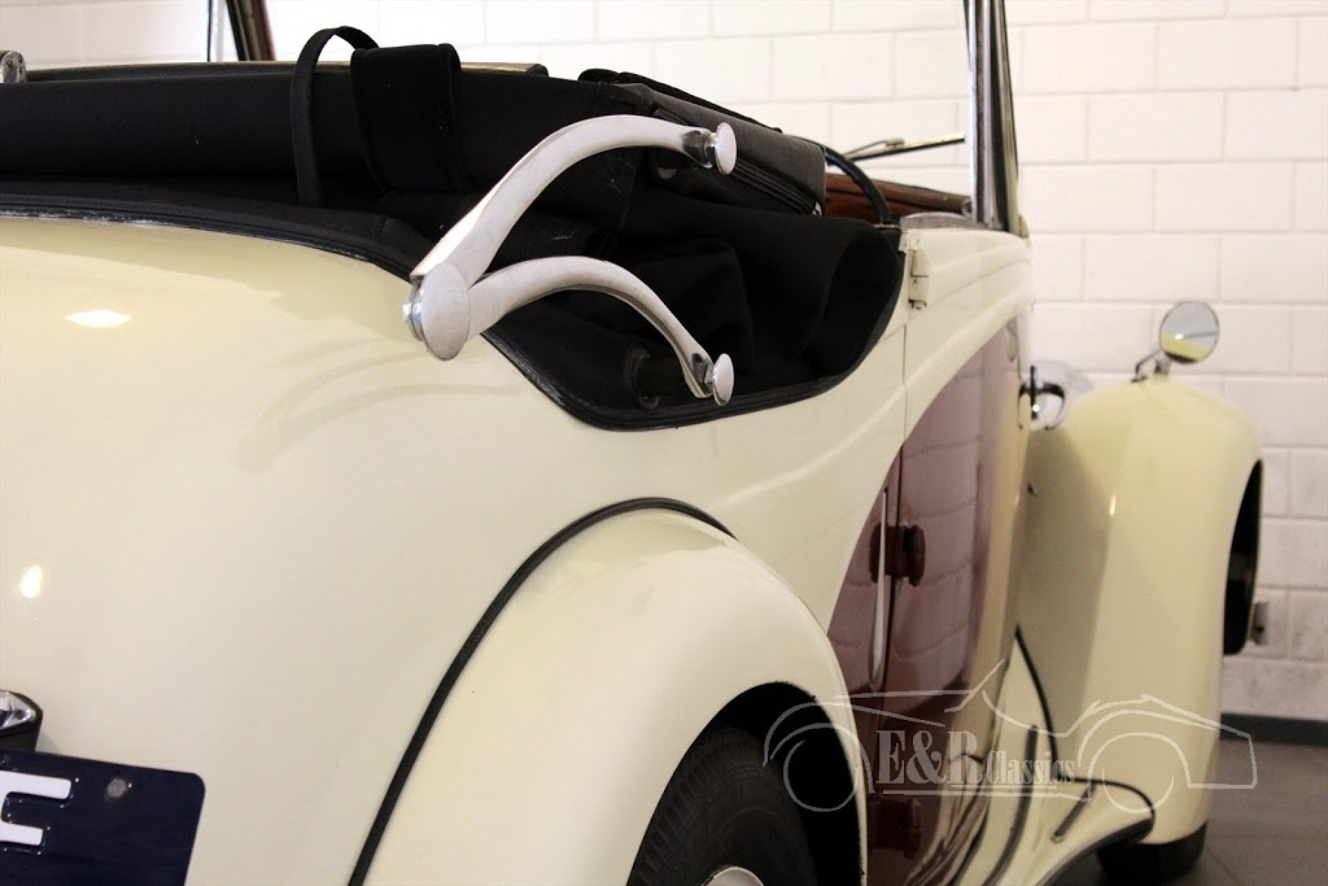 Singer Classic Cars | Singer oldtimers for sale at E & R Classic Cars!