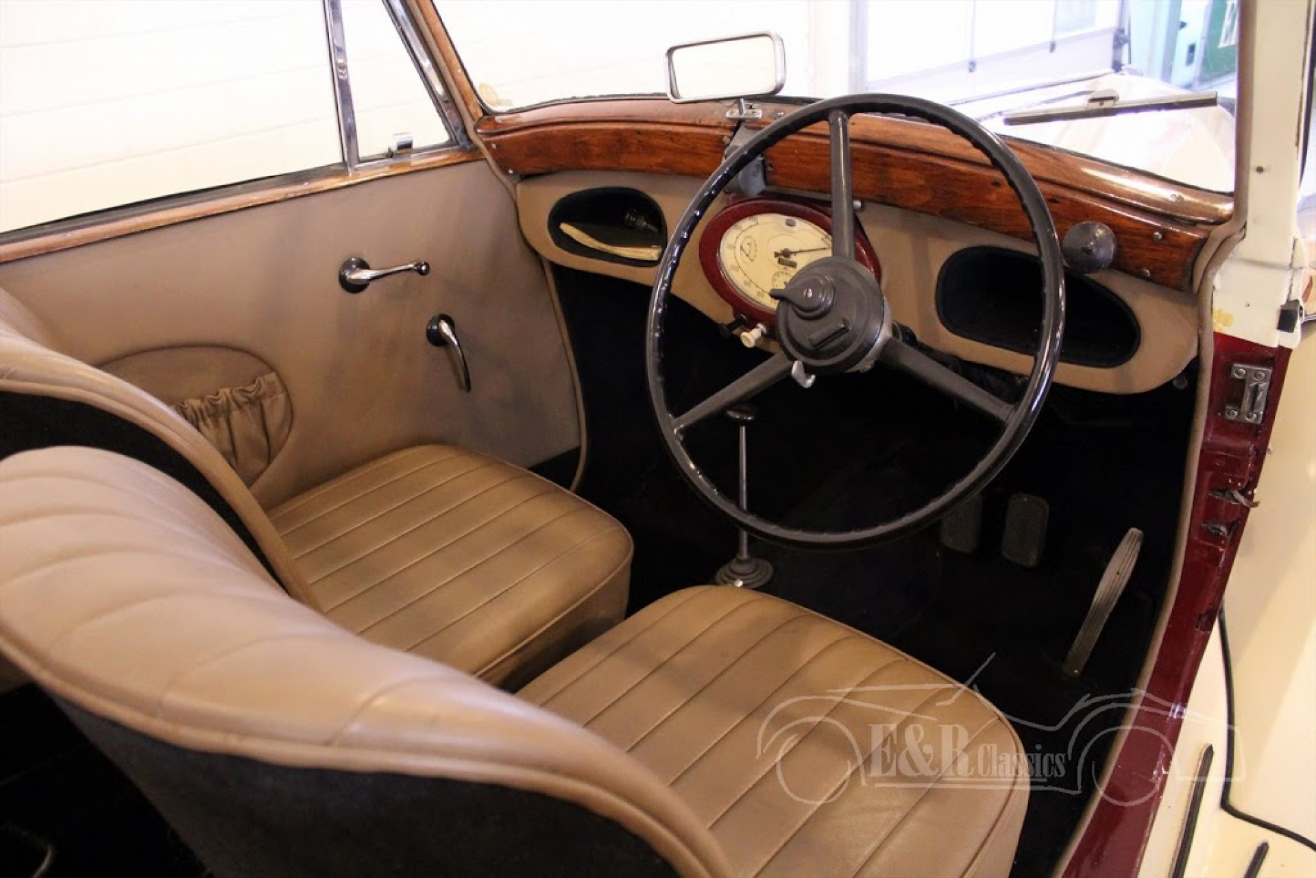 Singer Classic Cars | Singer oldtimers for sale at E & R Classic Cars!