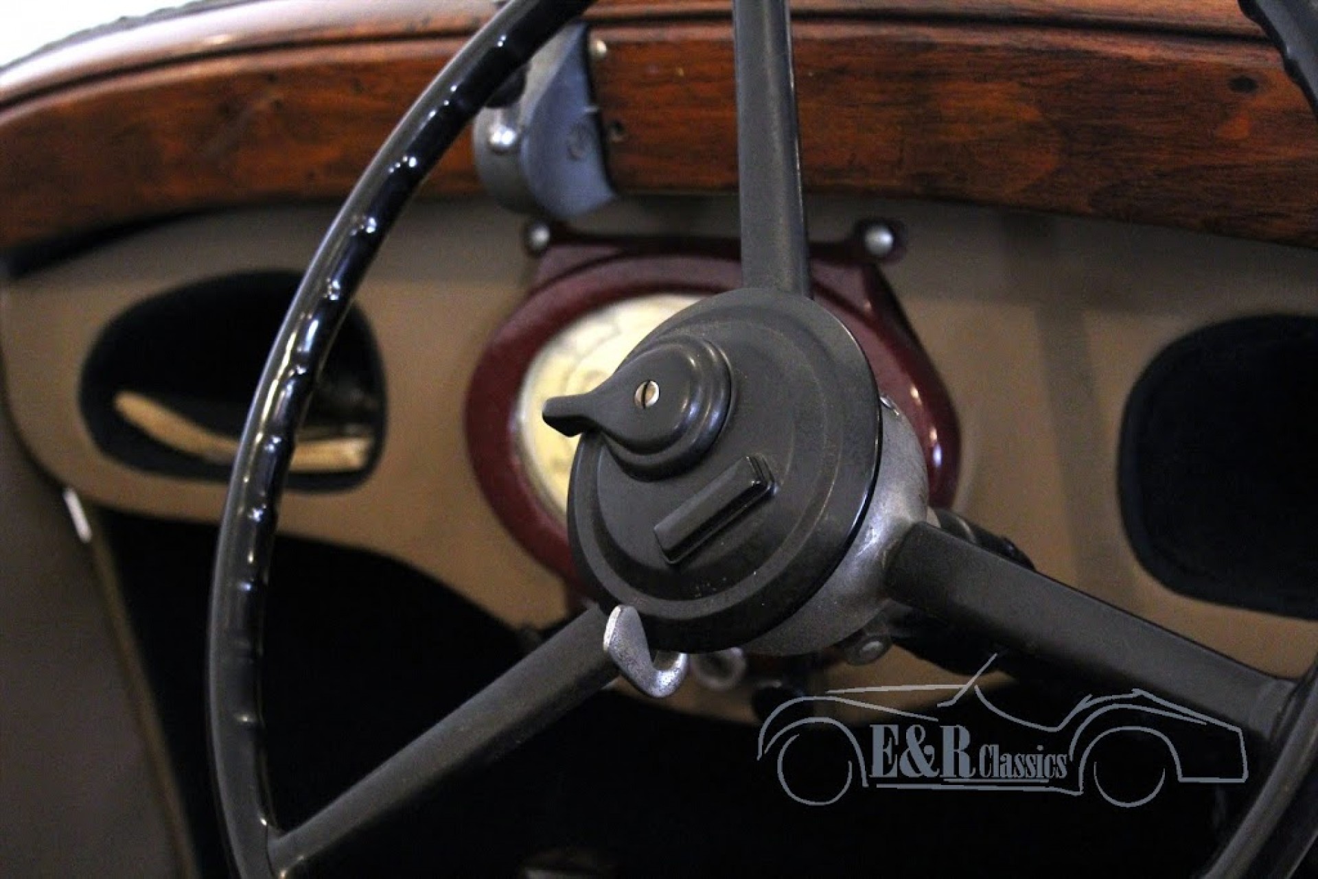 Singer Classic Cars | Singer oldtimers for sale at E & R Classic Cars!