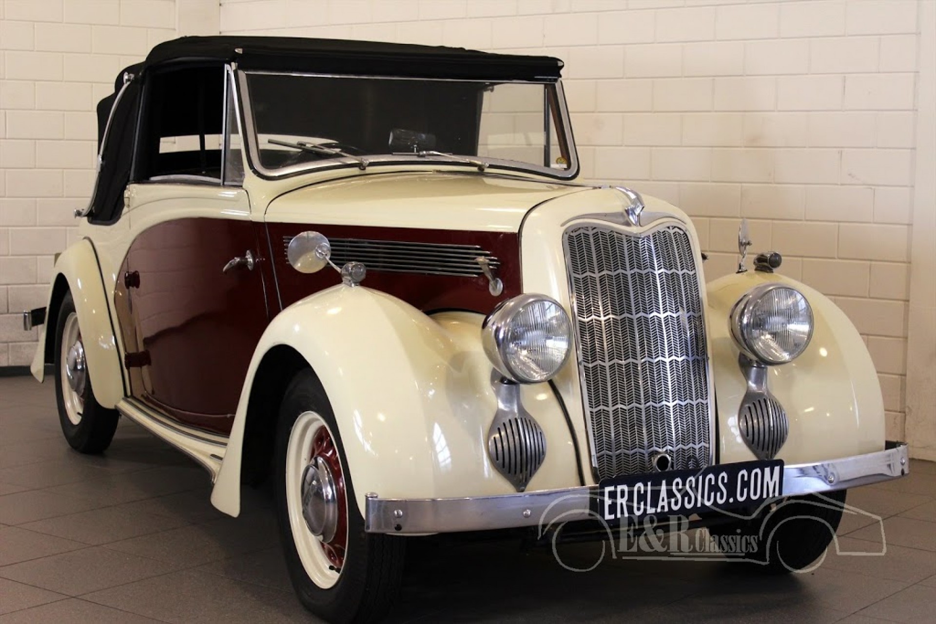 Singer Classic Cars | Singer oldtimers for sale at E & R Classic Cars!