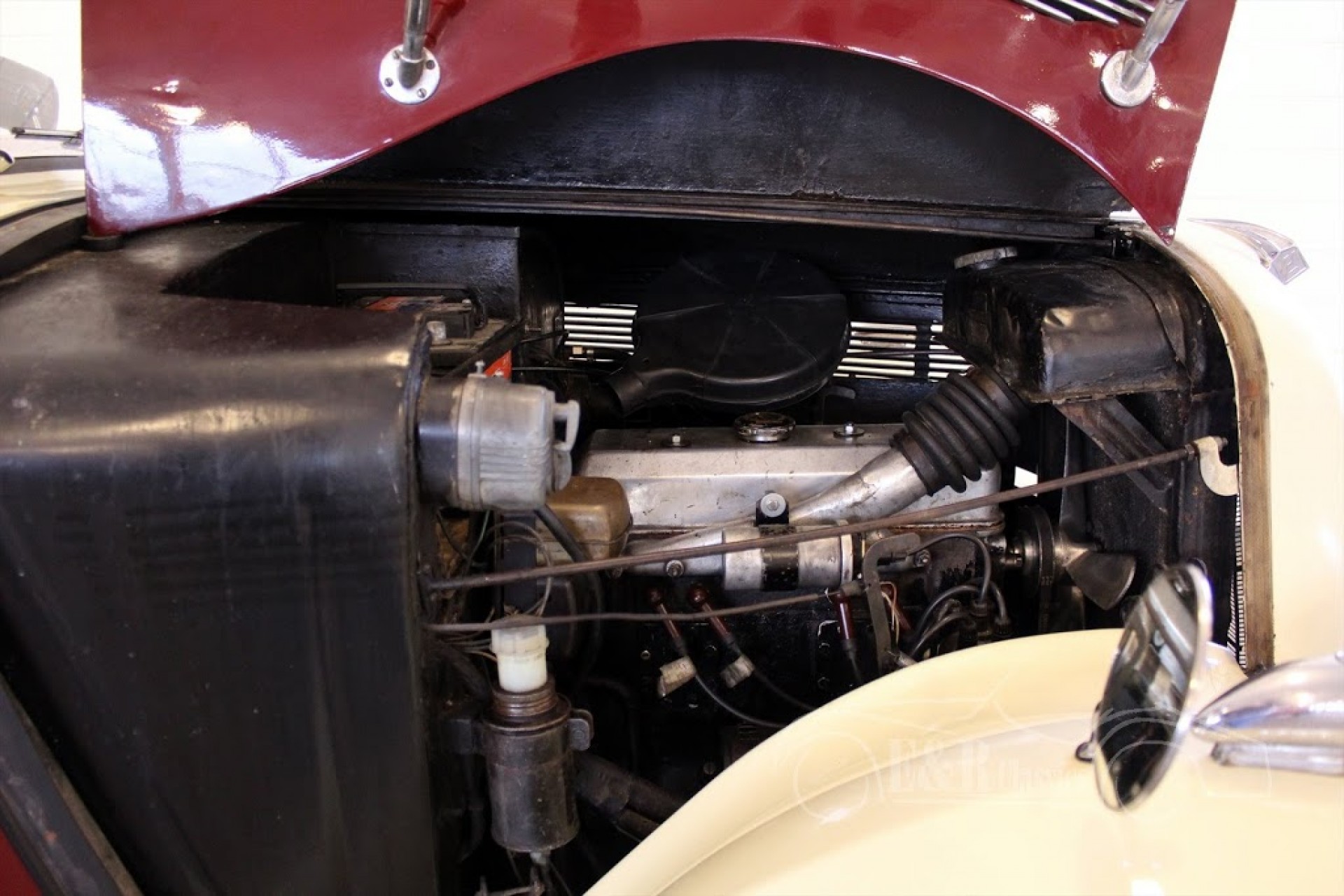 Singer Classic Cars | Singer oldtimers for sale at E & R Classic Cars!