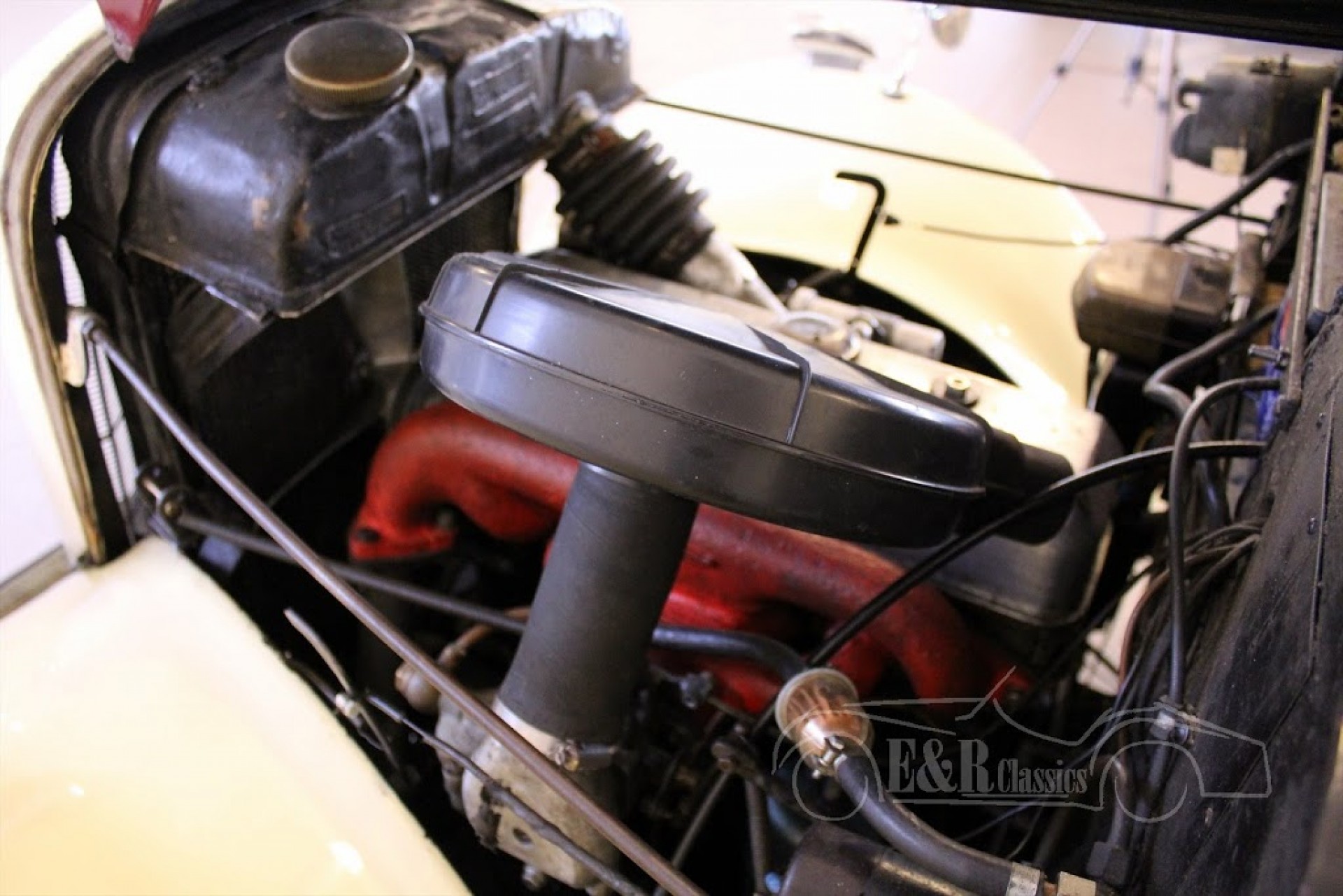 Singer Classic Cars | Singer oldtimers for sale at E & R Classic Cars!