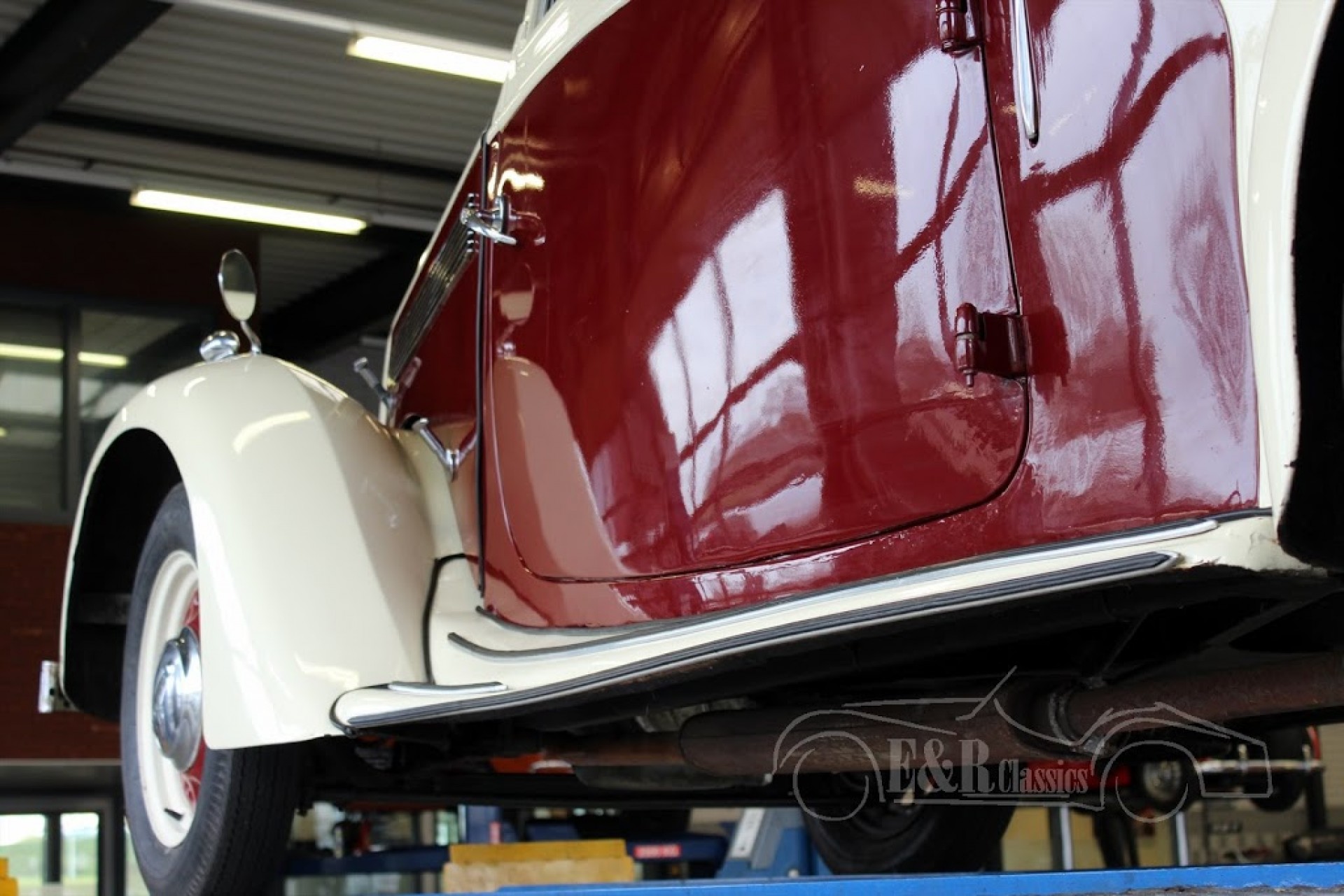 Singer Classic Cars | Singer oldtimers for sale at E & R Classic Cars!