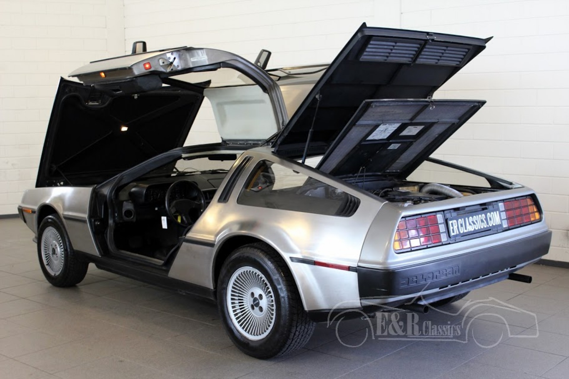 DMC Classic Cars | DMC oldtimers for sale at E & R Classic Cars!