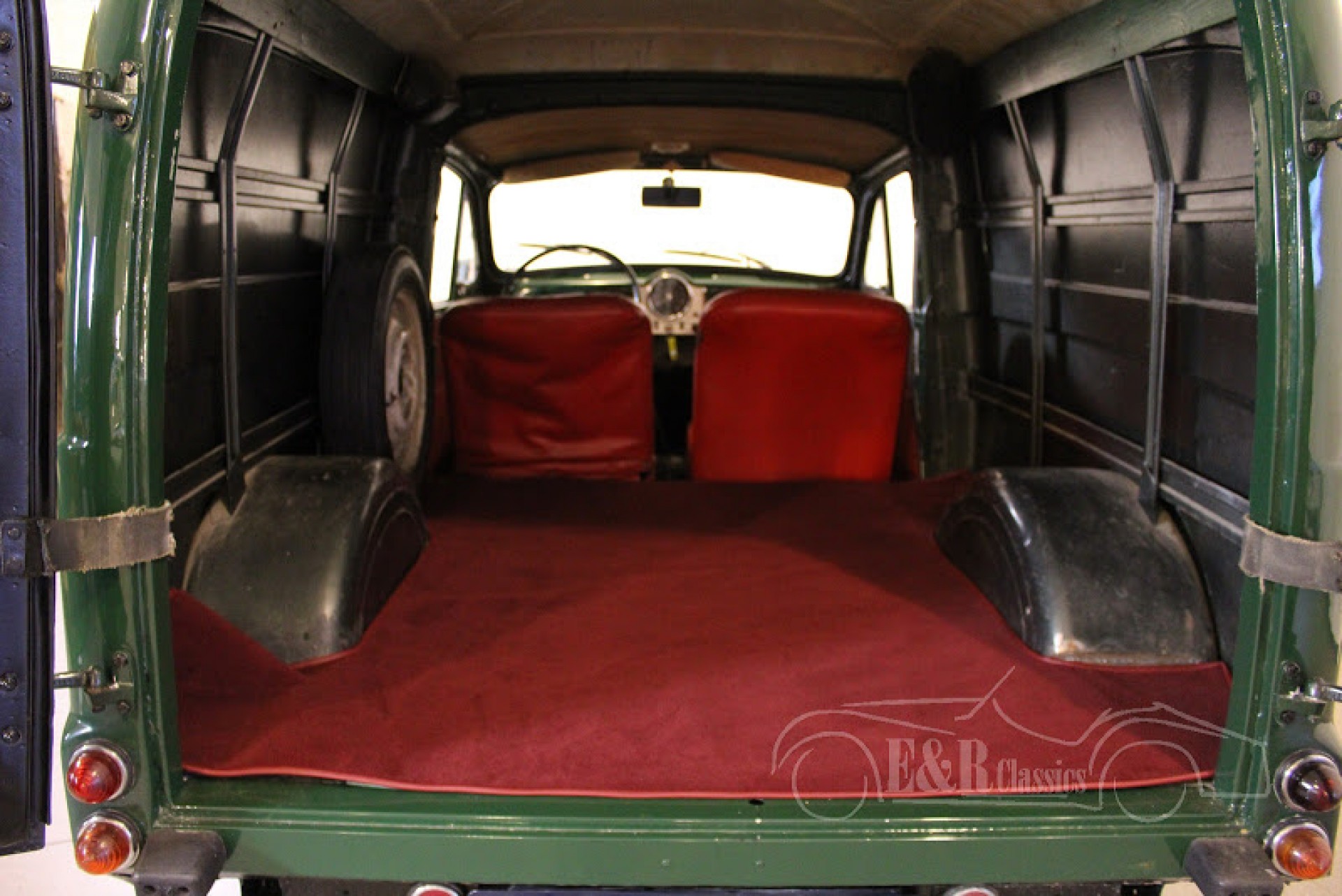 Morris Classic Cars | Morris oldtimers for sale at E & R Classic Cars!