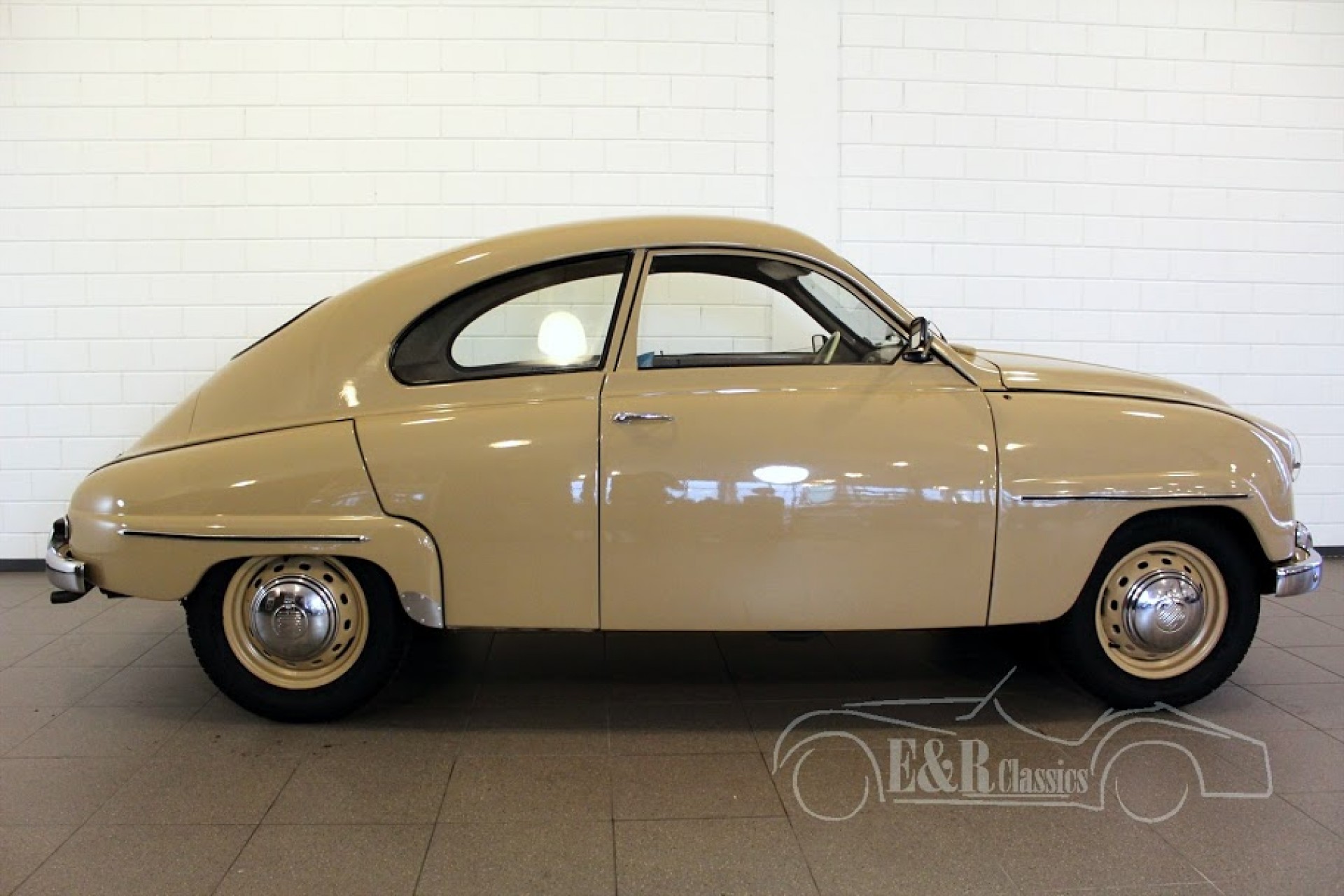 Saab Classic Cars | Saab oldtimers till salu på E & R Classic Cars!