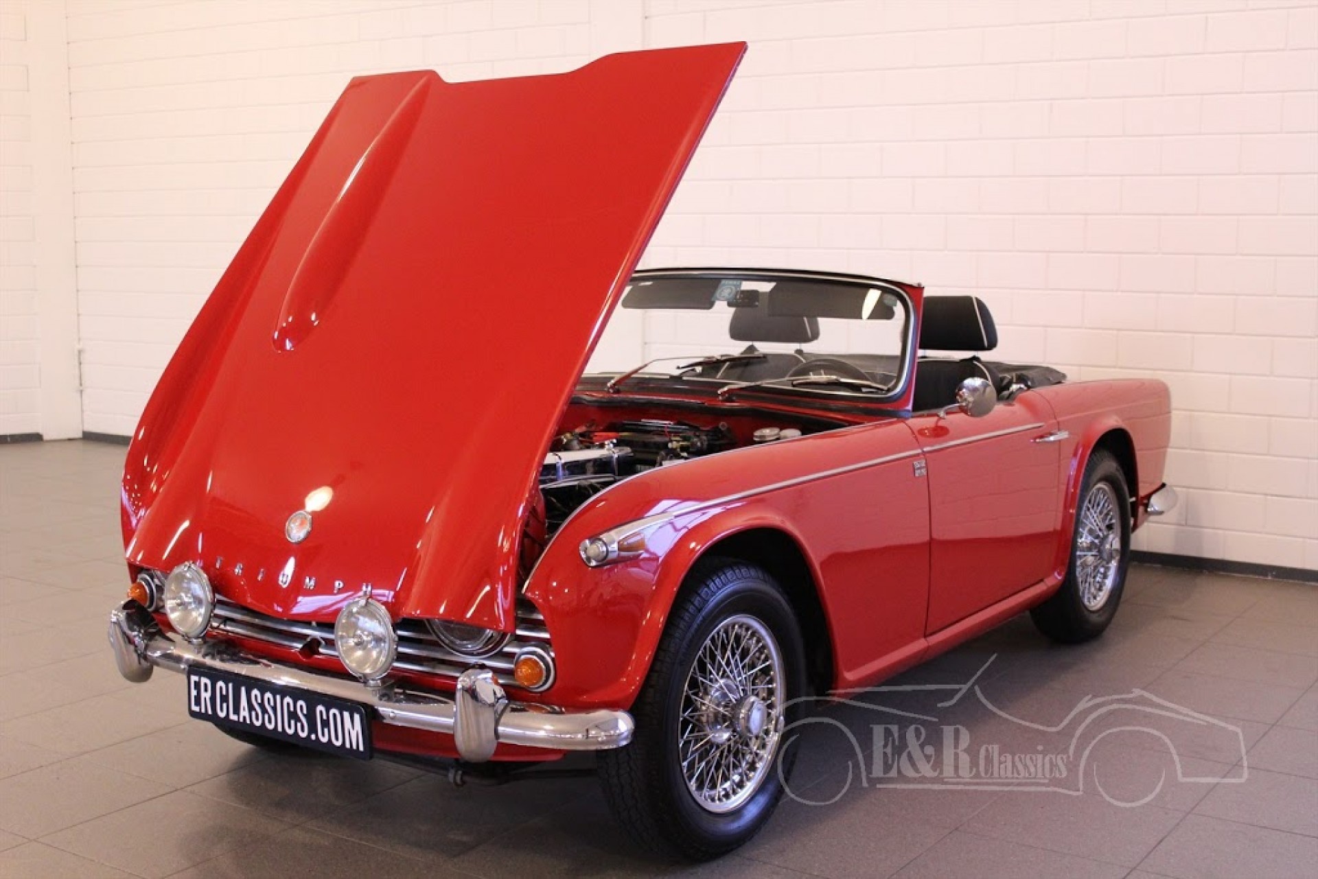 Triumph Classic Cars | Triumph oldtimers for sale at E & R Classic Cars!