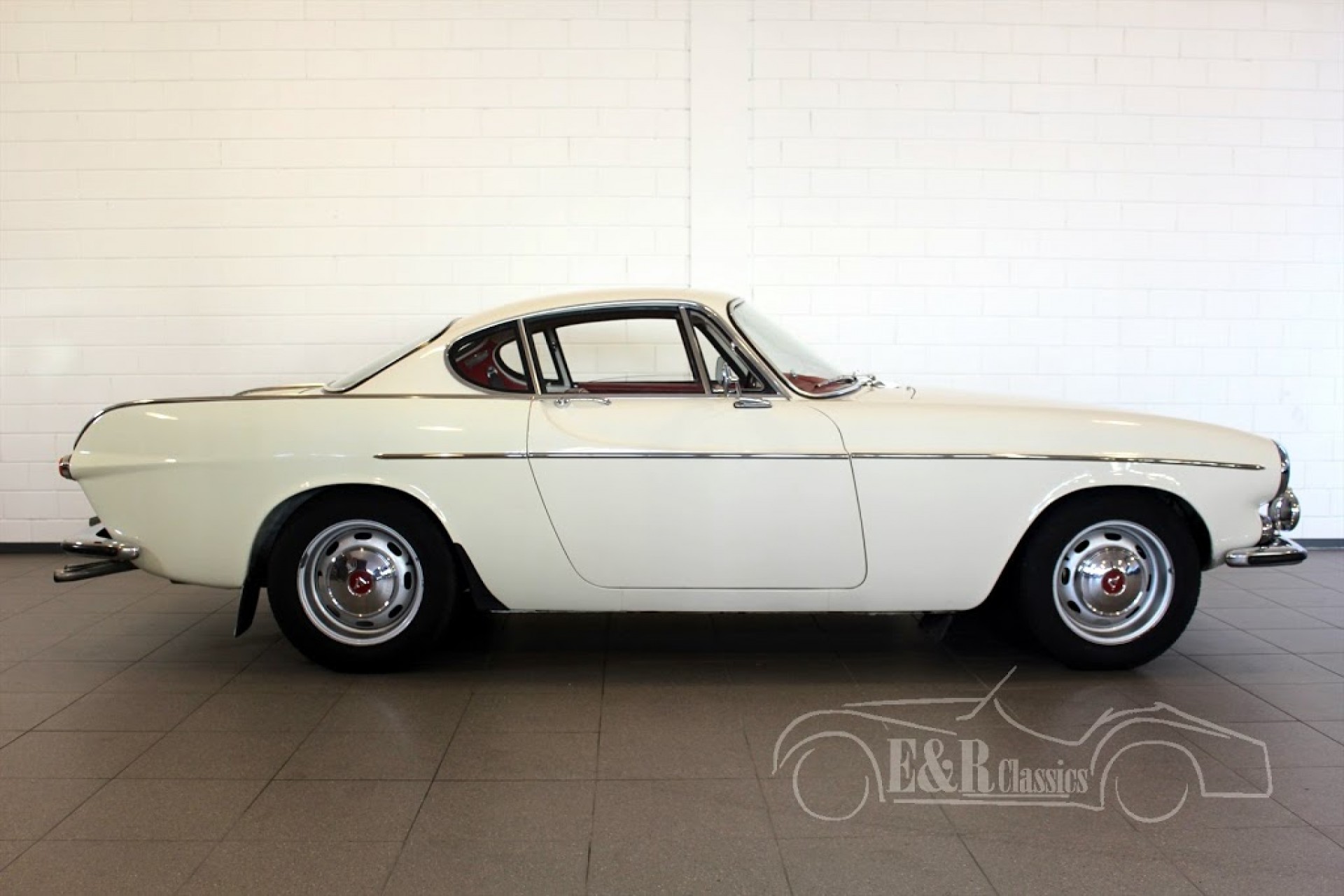 Volvo Classic Cars | Volvo oldtimers for sale at E & R Classic Cars!