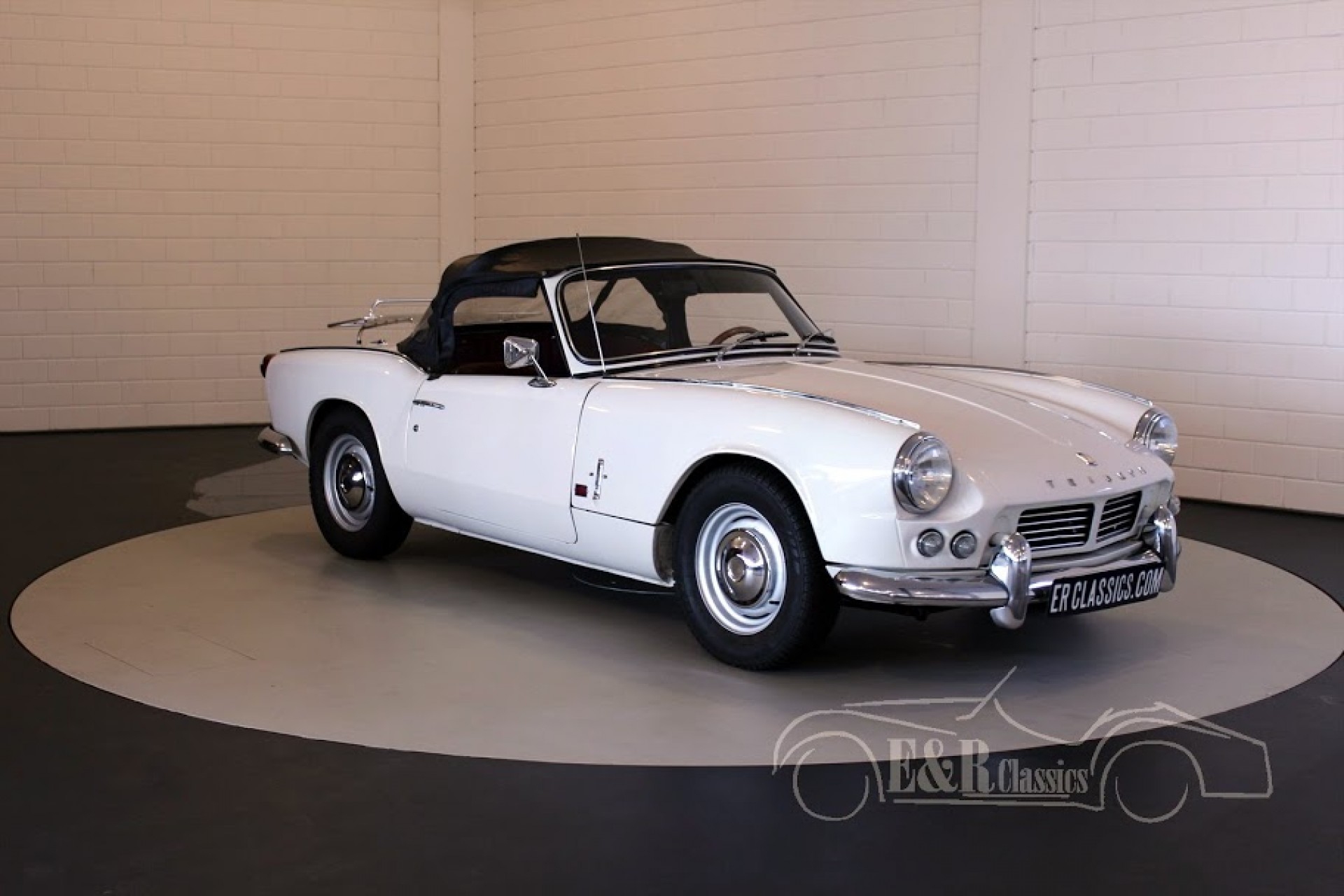 Triumph Classic Cars | Triumph oldtimers for sale at E & R Classic Cars!
