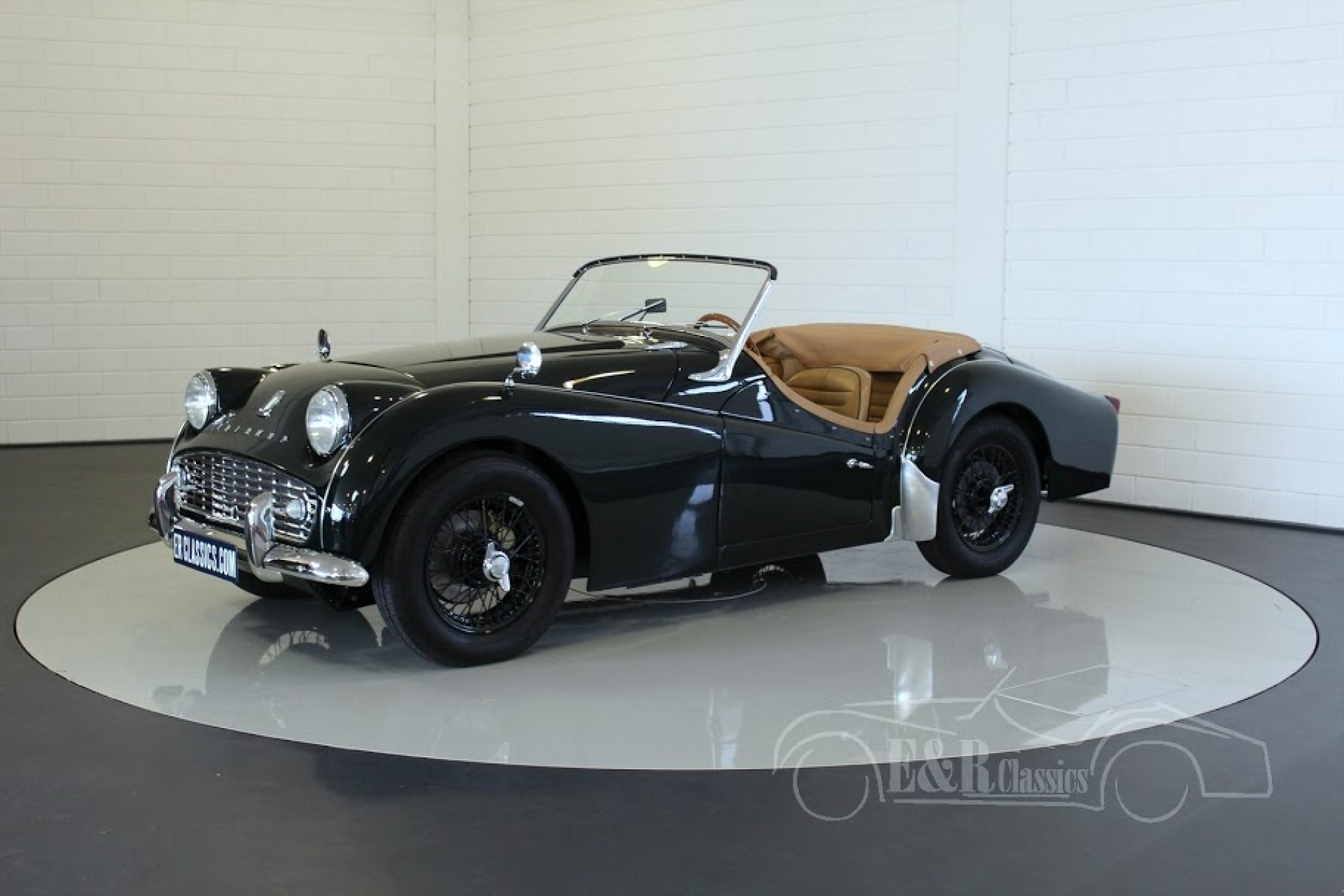 Triumph Classic Cars | Triumph oldtimers for sale at E & R Classic Cars!