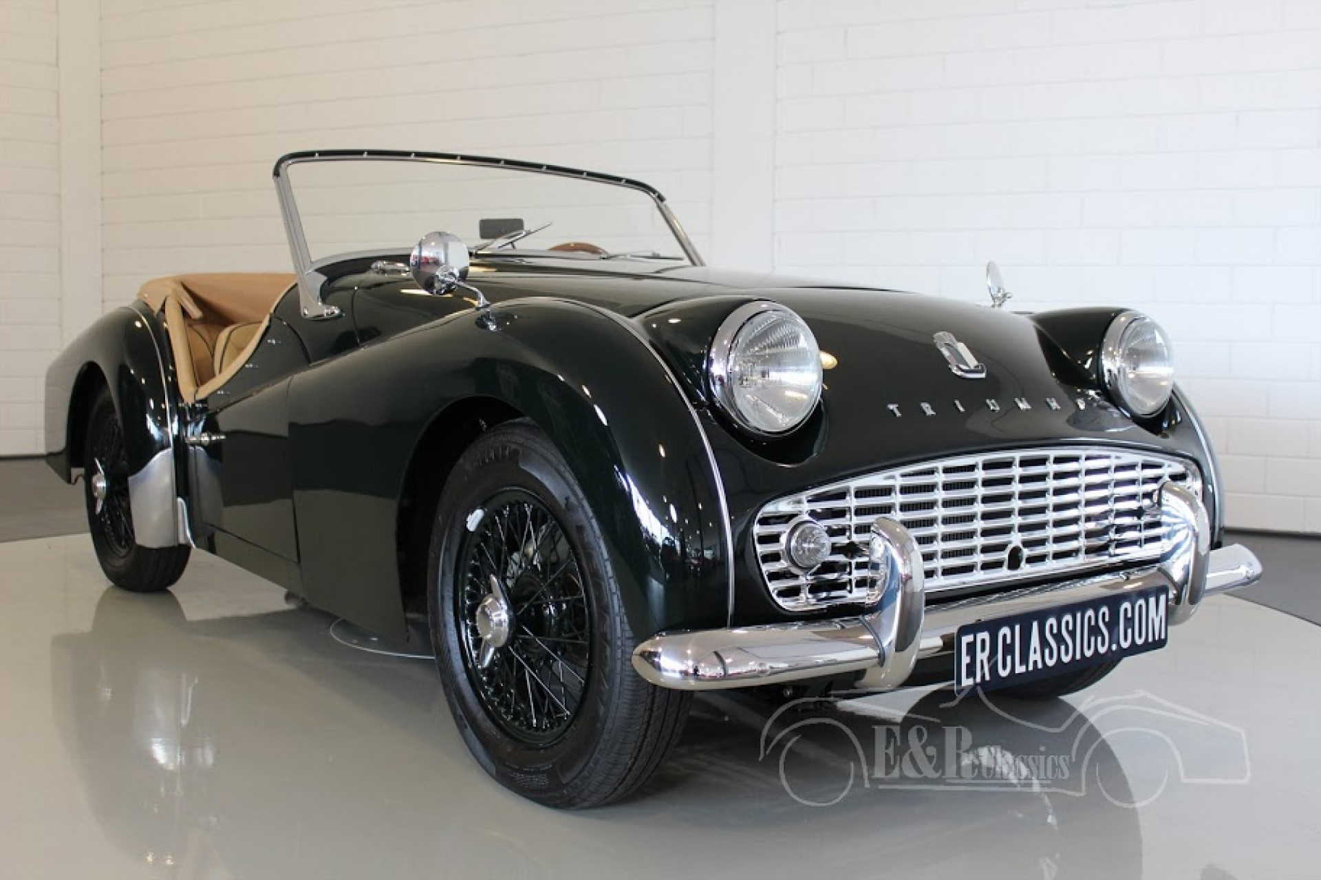 Triumph Classic Cars | Triumph oldtimers for sale at E & R Classic Cars!