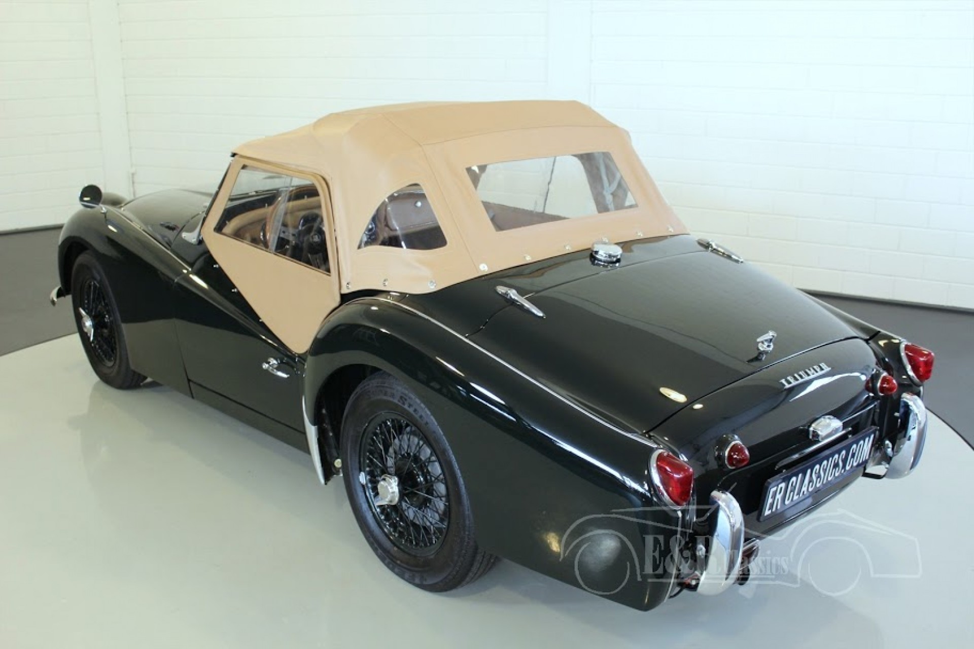 Triumph Classic Cars | Triumph oldtimers for sale at E & R Classic Cars!