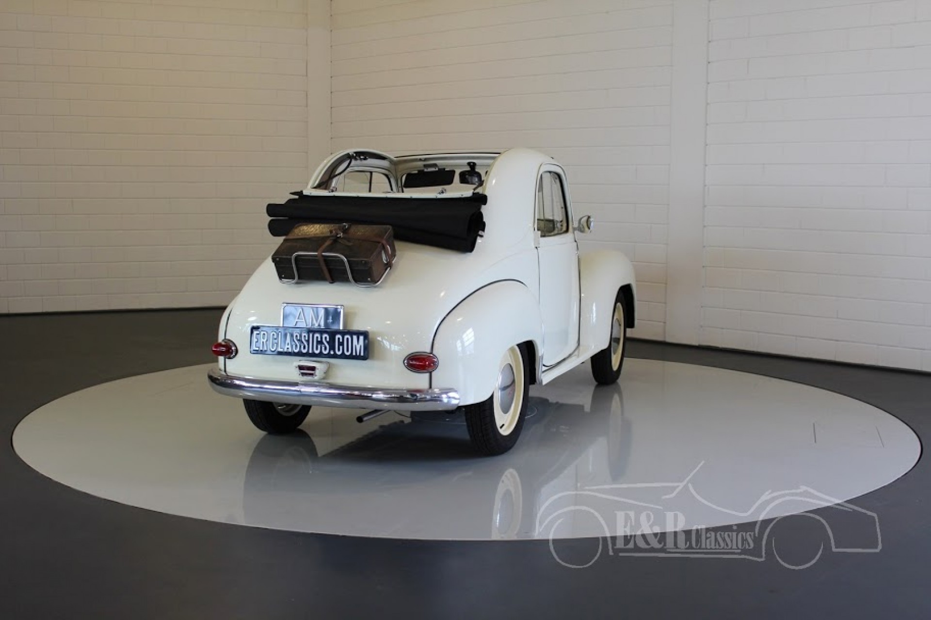 Simca Classic Cars | Simca oldtimers for sale at E & R Classic Cars!