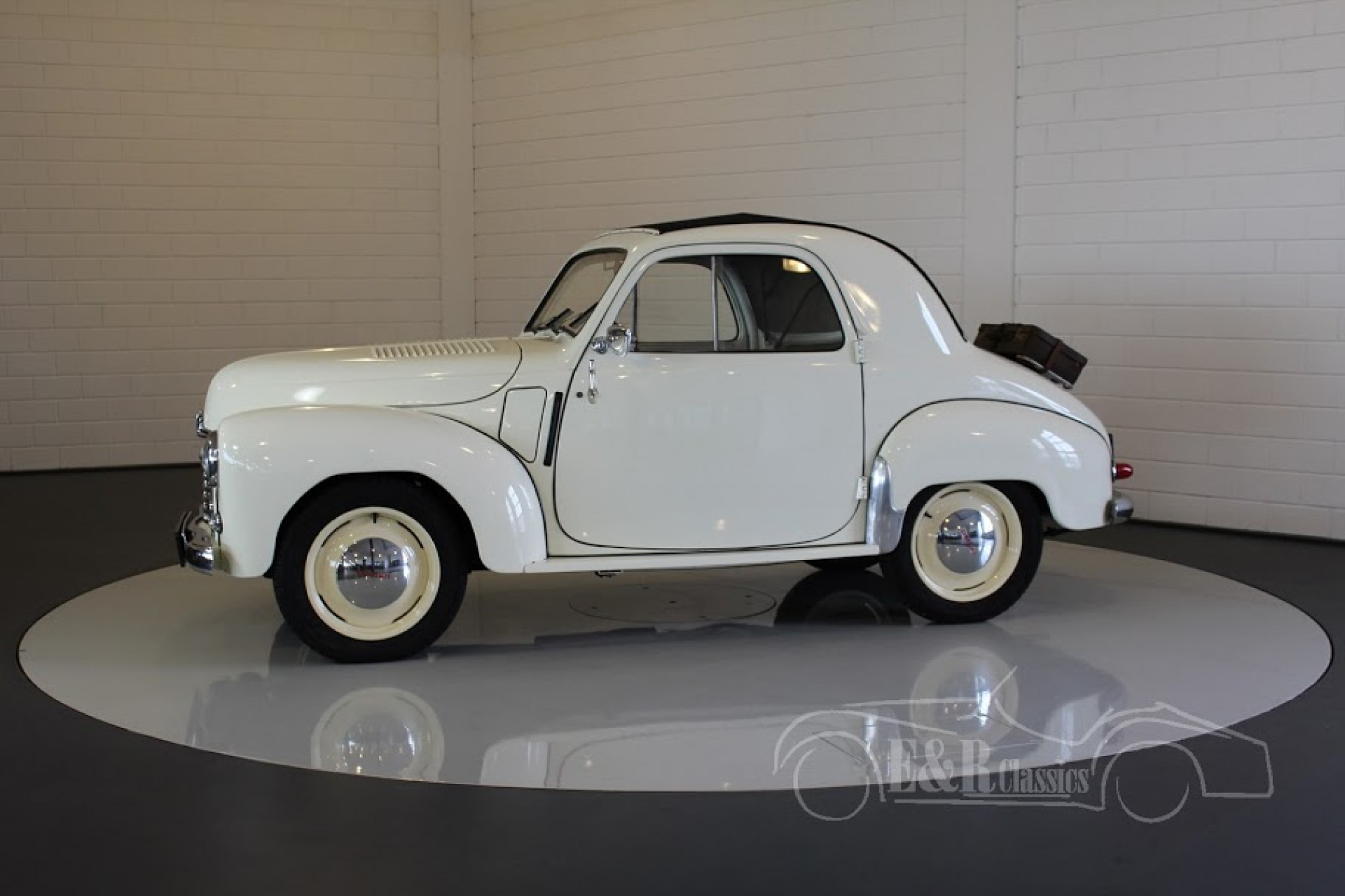 Simca Classic Cars | Simca oldtimers for sale at E & R Classic Cars!