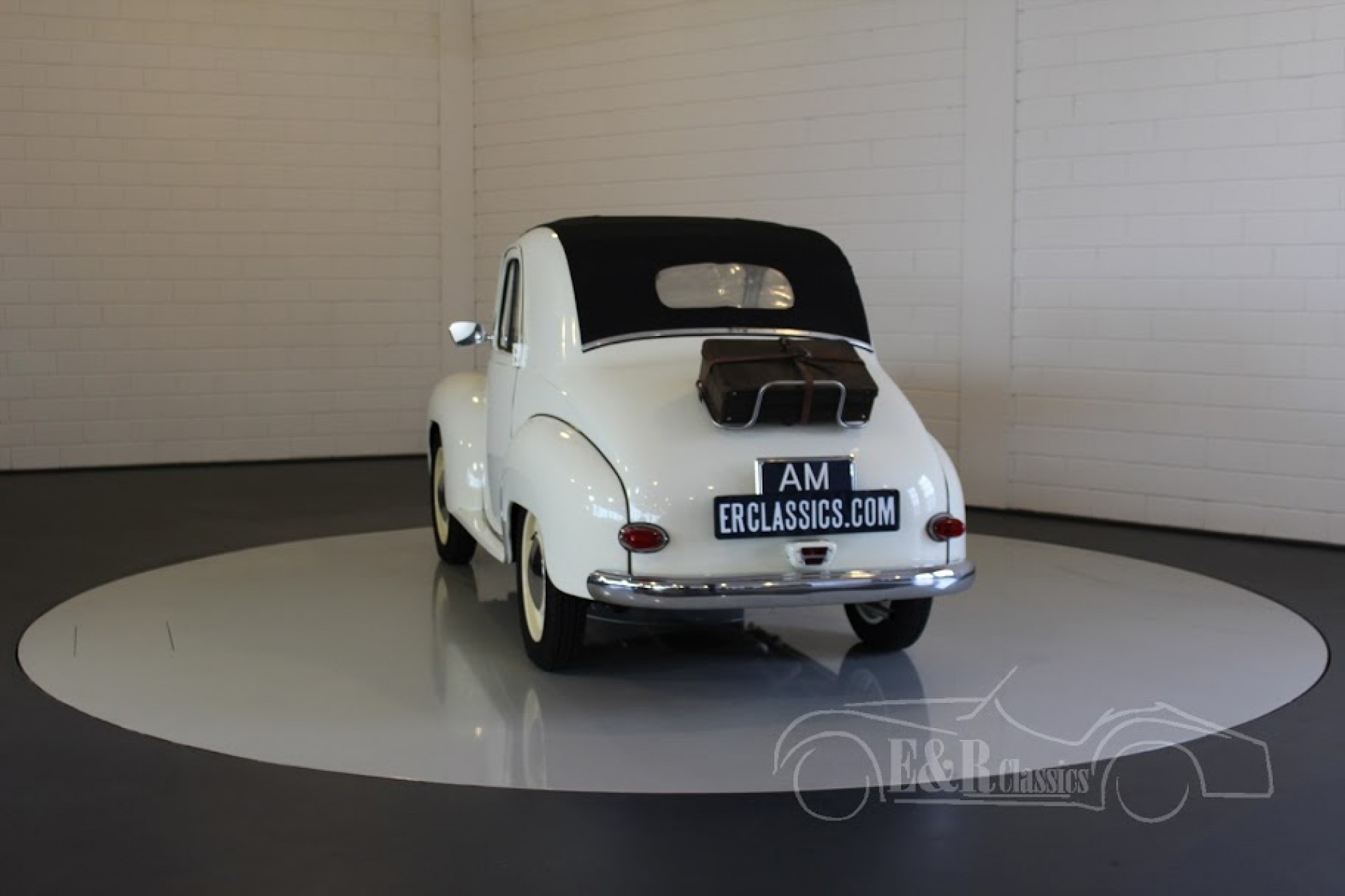 Simca Classic Cars | Simca oldtimers for sale at E & R Classic Cars!
