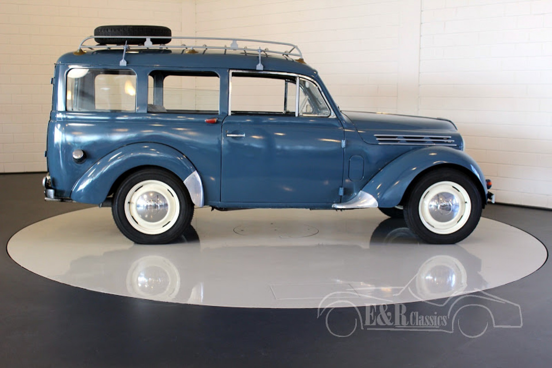 Renault Classic Cars | Renault oldtimers for sale at E & R Classic Cars!