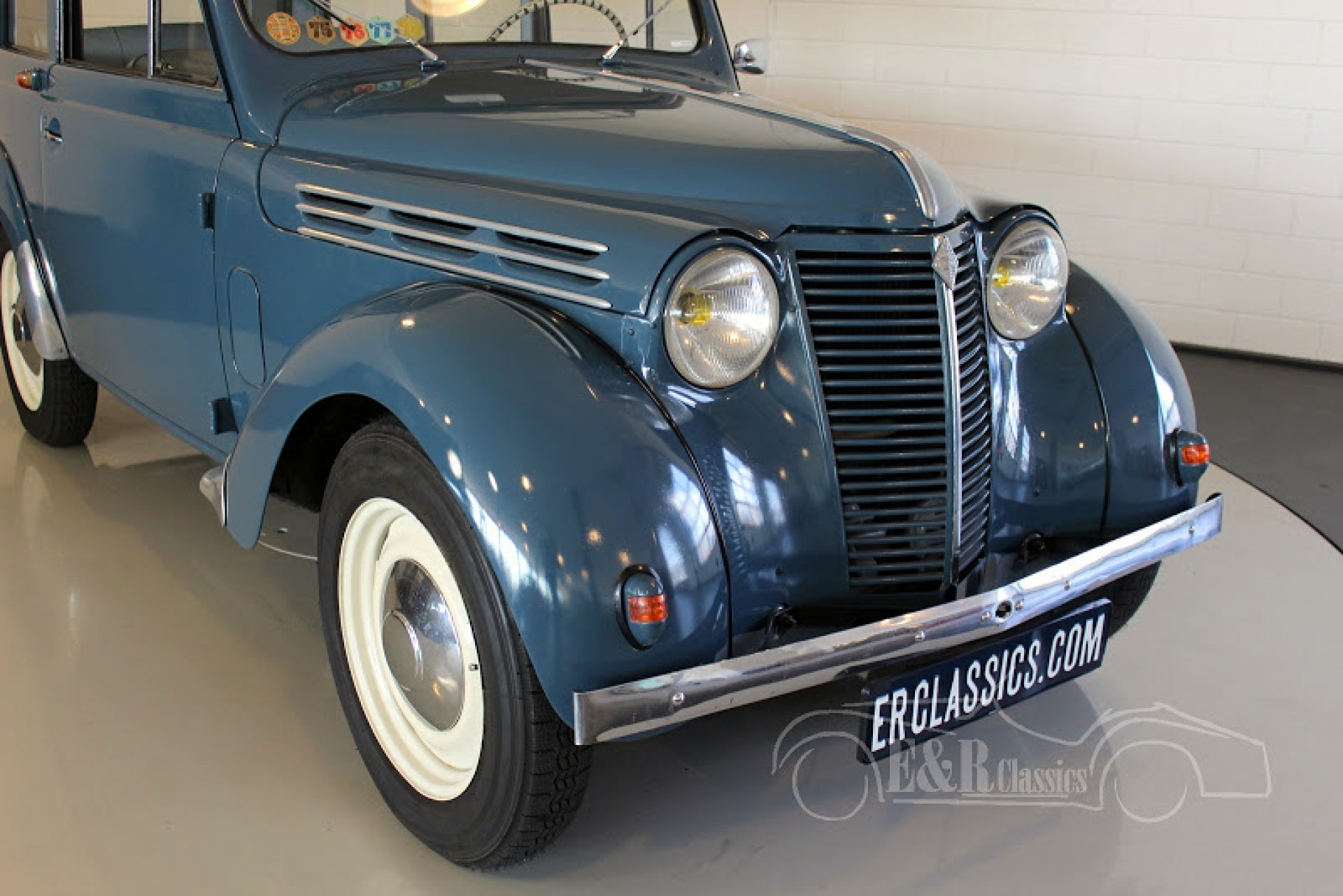 Renault Classic Cars | Renault oldtimers for sale at E & R Classic Cars!