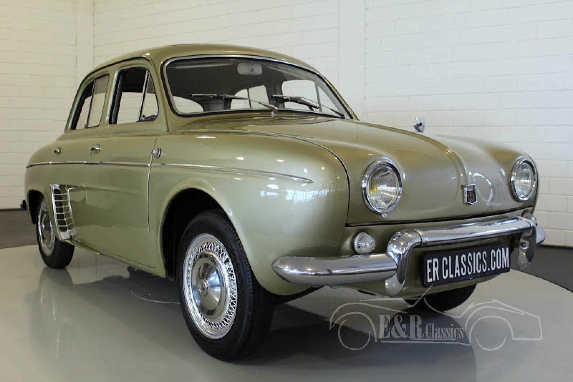 Renault Classic Cars | Renault oldtimers for sale at E & R Classic Cars!