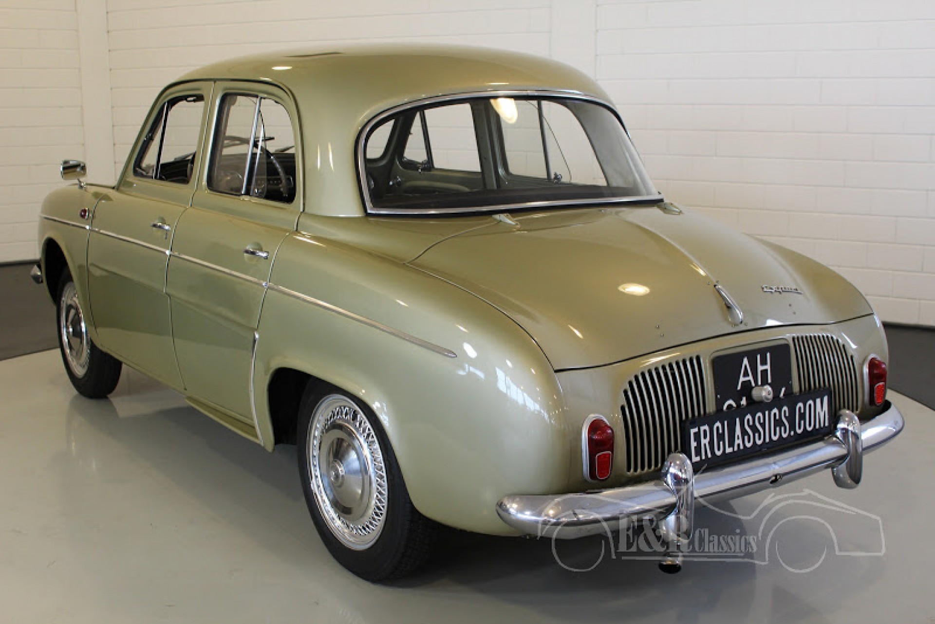 Renault Classic Cars | Renault oldtimers for sale at E & R Classic Cars!