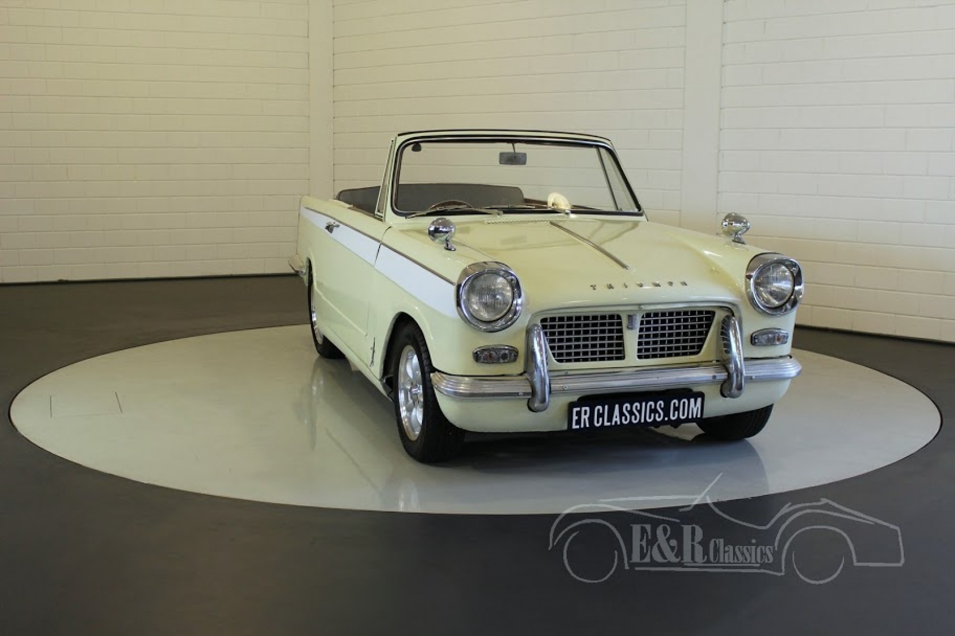 Triumph Classic Cars | Triumph oldtimers for sale at E & R Classic Cars!