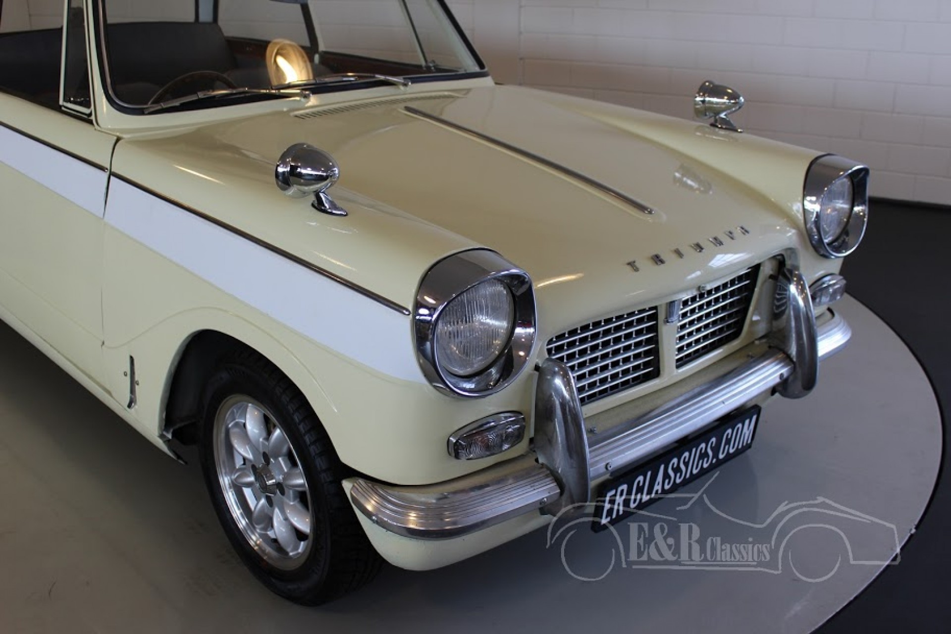 Triumph Classic Cars | Triumph oldtimers for sale at E & R Classic Cars!