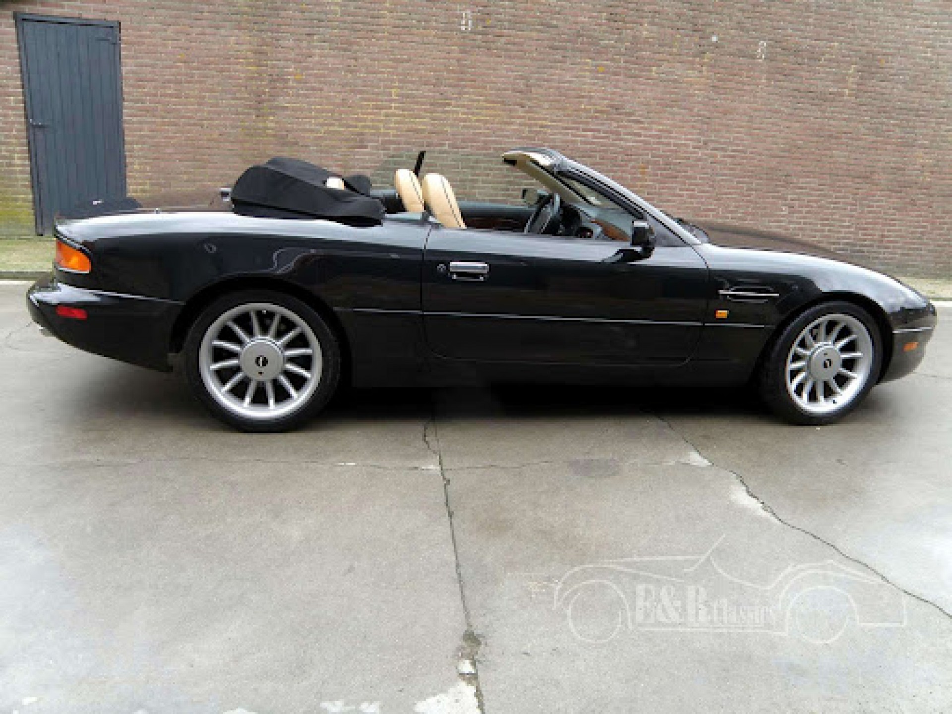 Aston Martin Classic Cars | Aston Martin oldtimers for sale at E & R ...