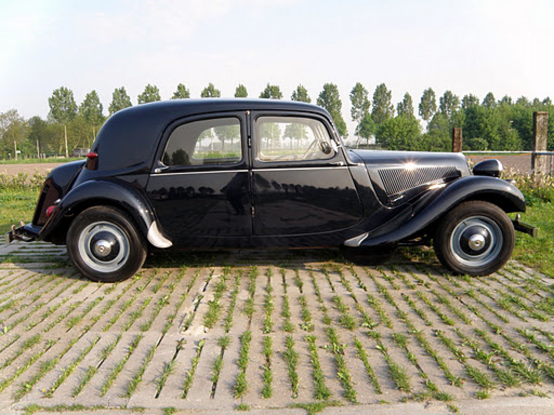 Citroen Classic Cars | Citroen oldtimers for sale at E & R Classic Cars!