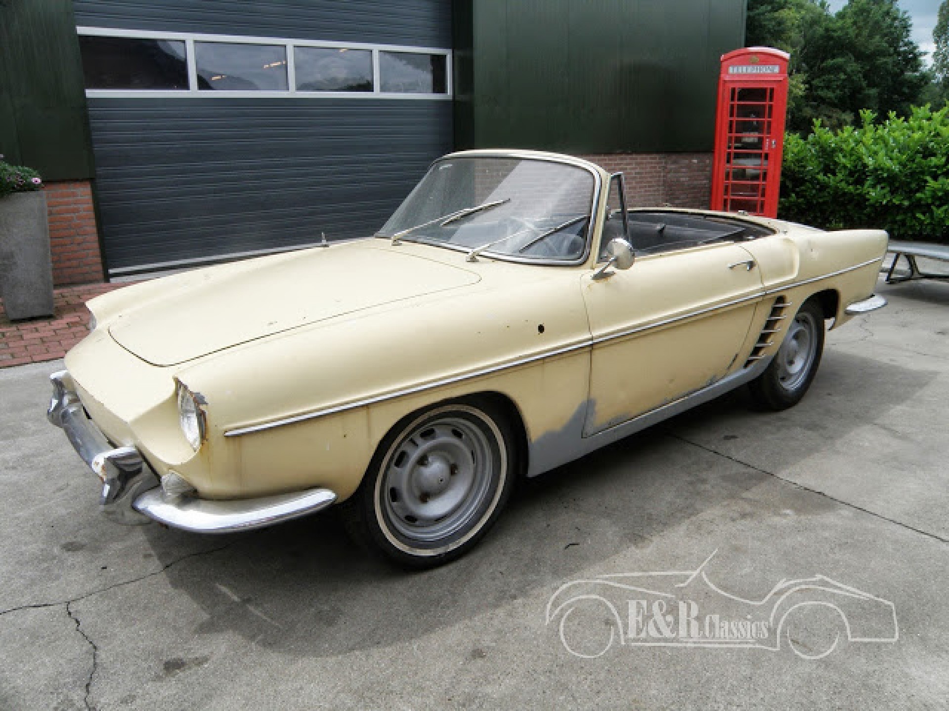 Renault Classic Cars | Renault oldtimers for sale at E & R Classic Cars!