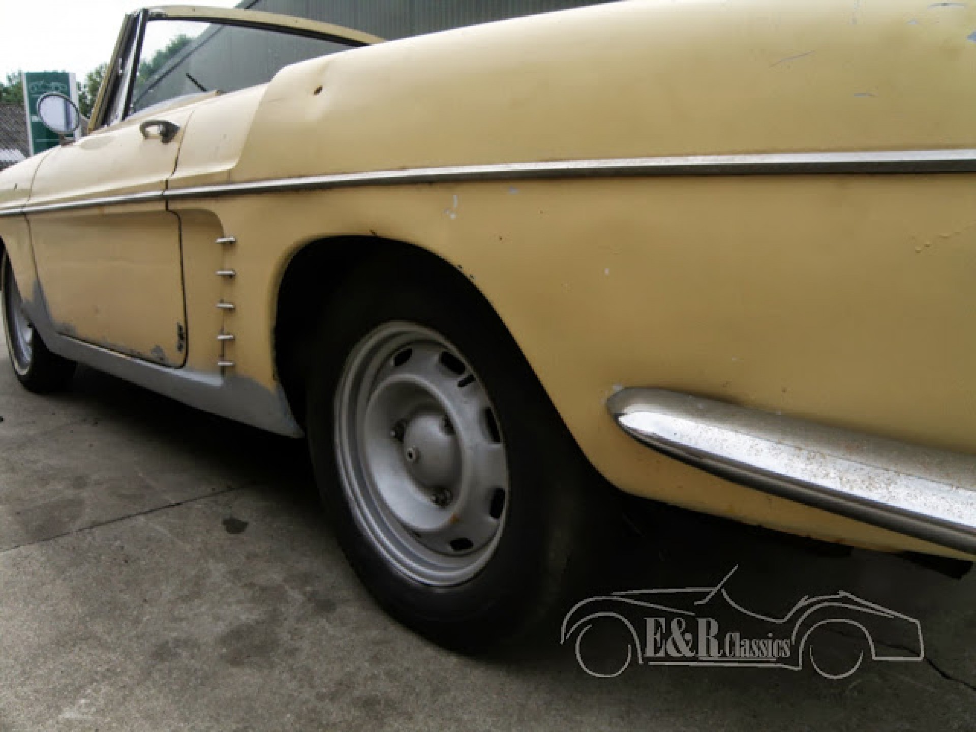 Renault Classic Cars | Renault oldtimers for sale at E & R Classic Cars!