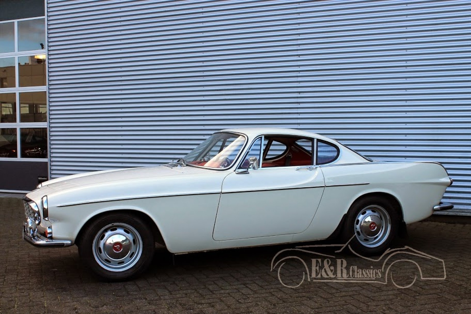 Volvo Classic Cars | Volvo oldtimers for sale at E & R Classic Cars!