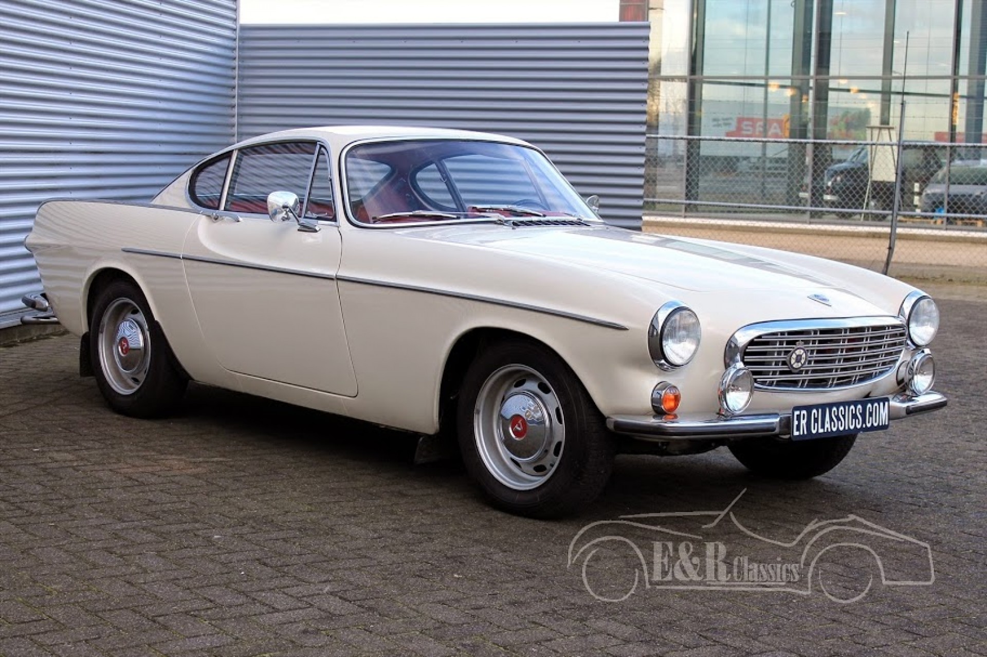 Volvo Classic Cars | Volvo oldtimers for sale at E & R Classic Cars!